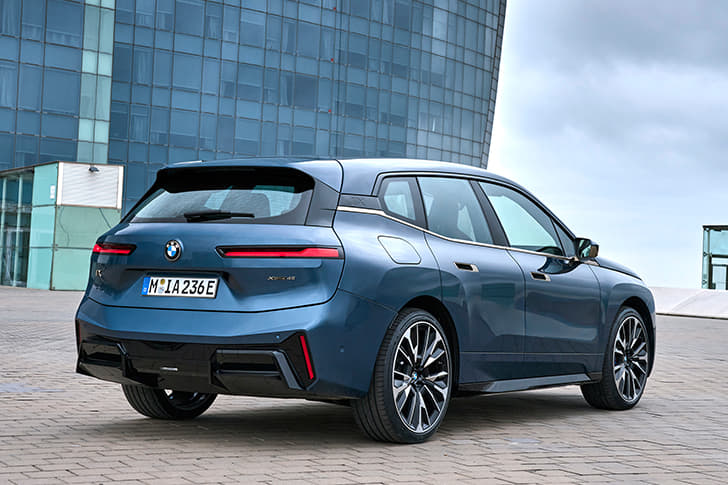 BMW iX facelift Images - iX facelift Car Images, Interior & Exterior ...