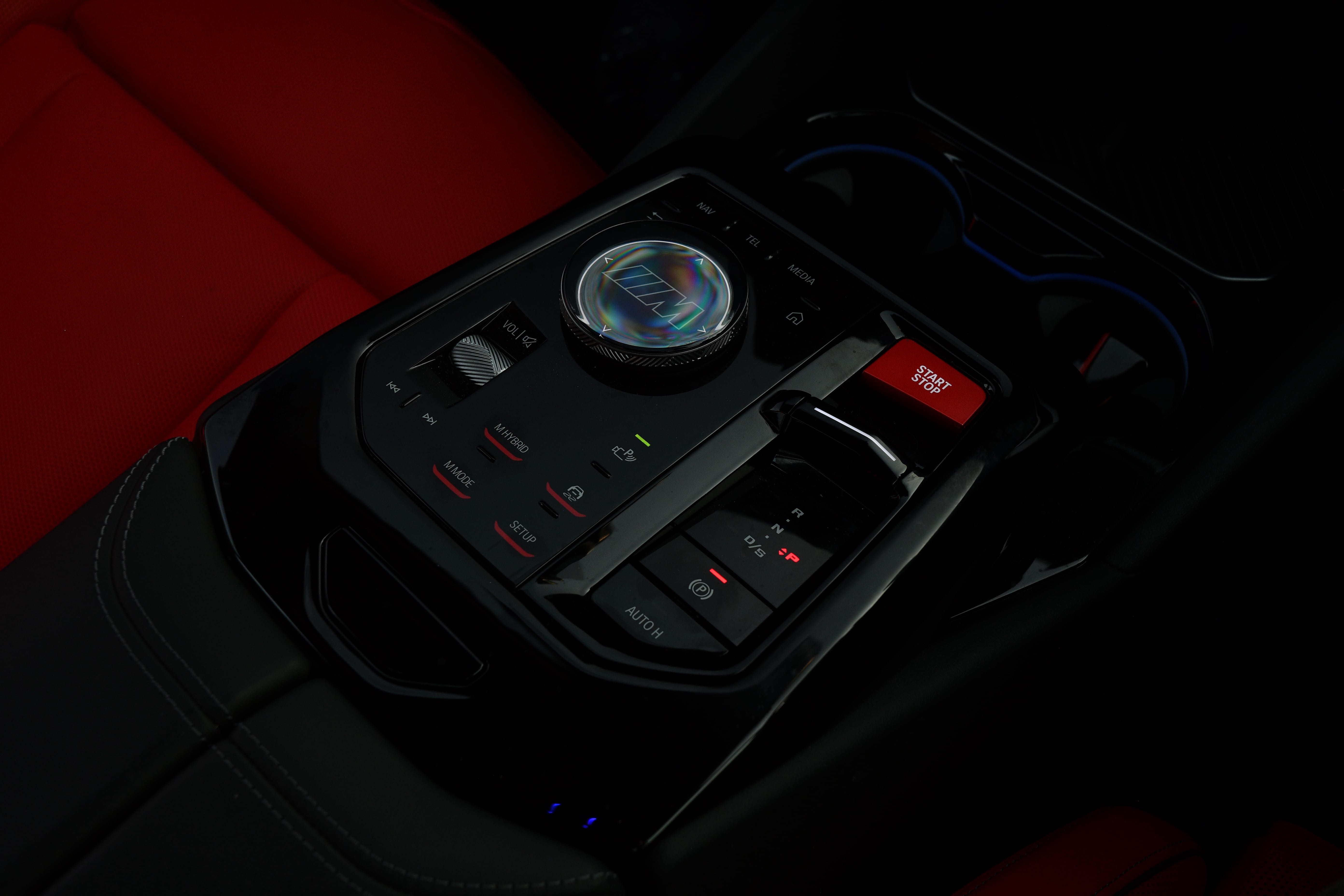 BMW M5 Console Storage Image – M5 Photos in India | Autocar India