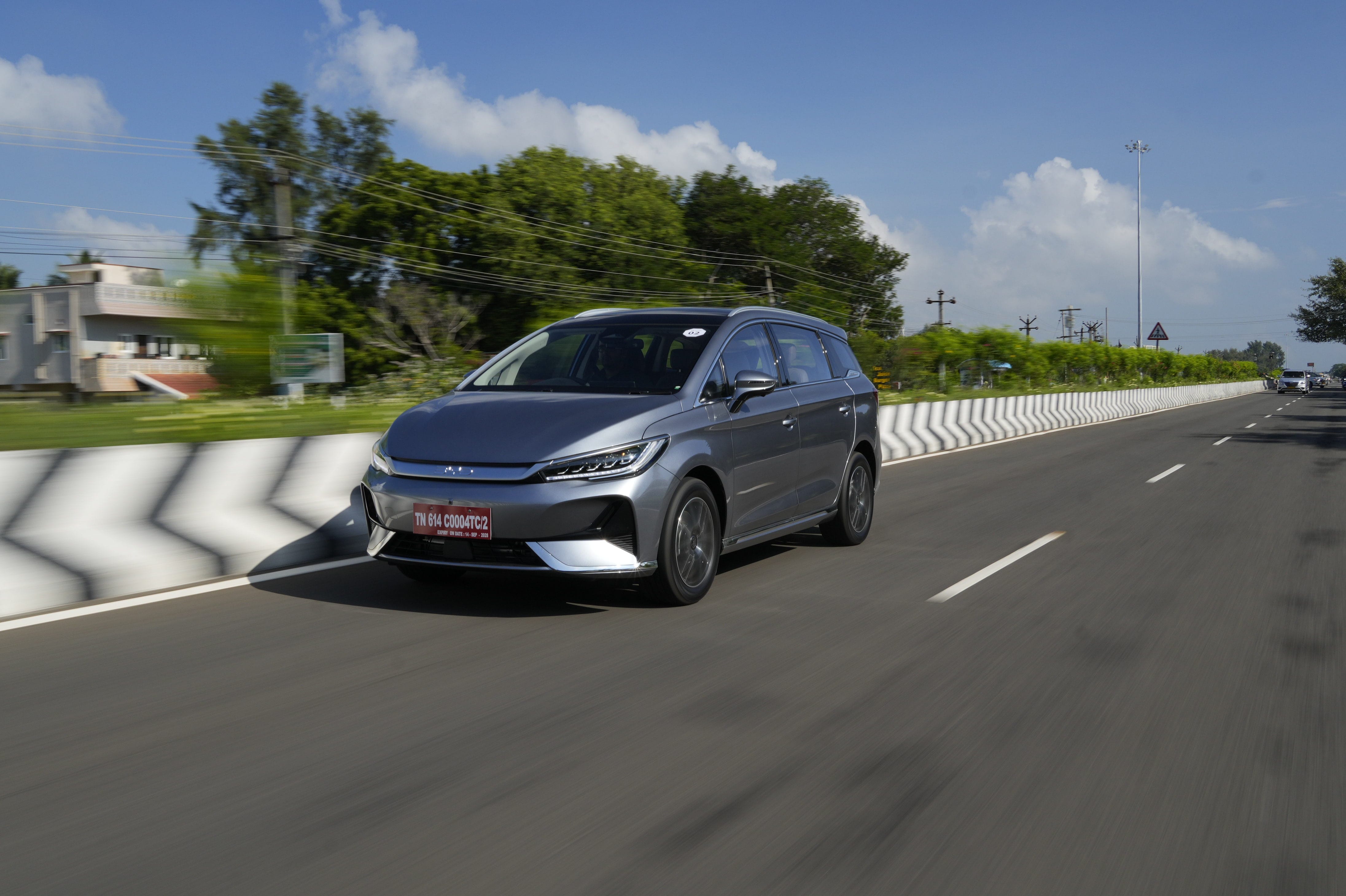 BYD eMax 7 Front View Image – eMax 7 Photos in India | Autocar India