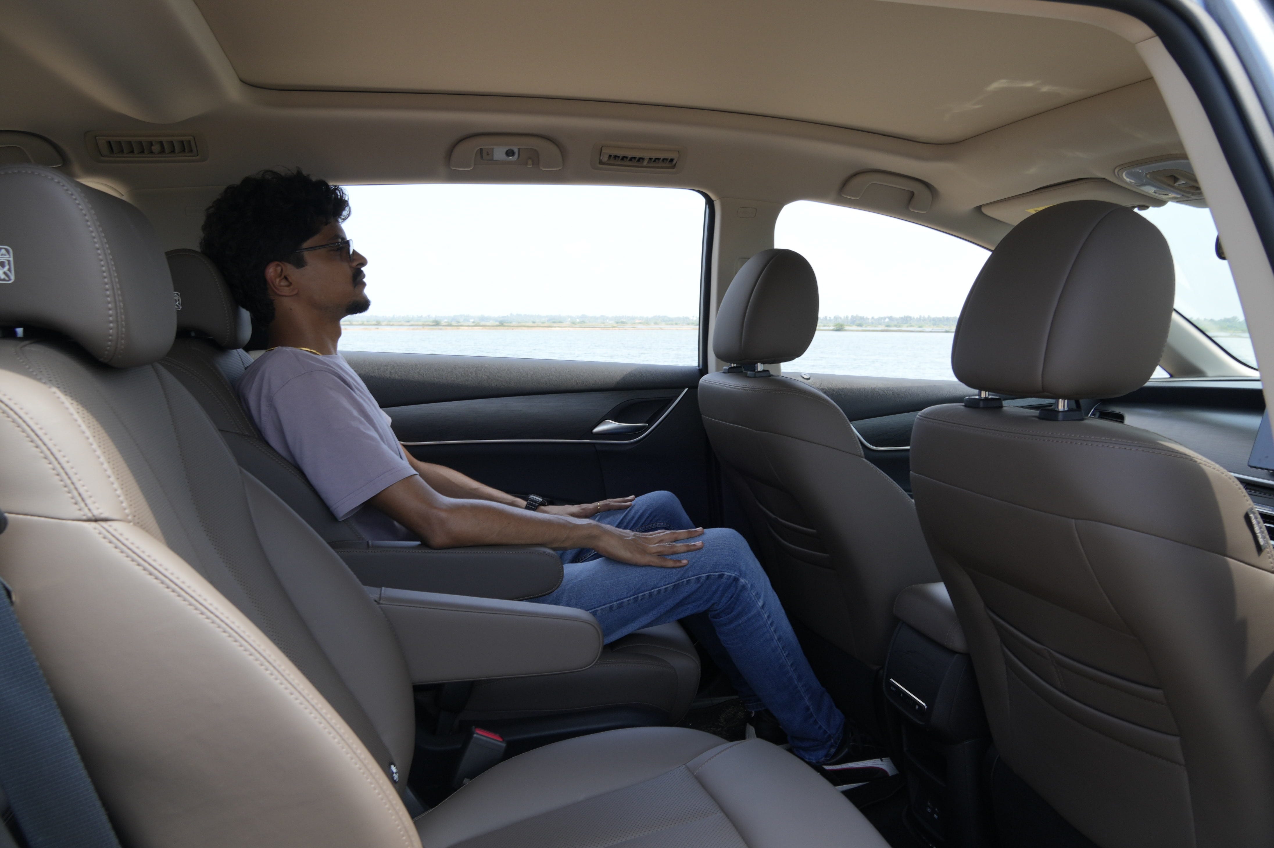 BYD eMax 7 Second Row Seats Image – eMax 7 Photos in India | Autocar India