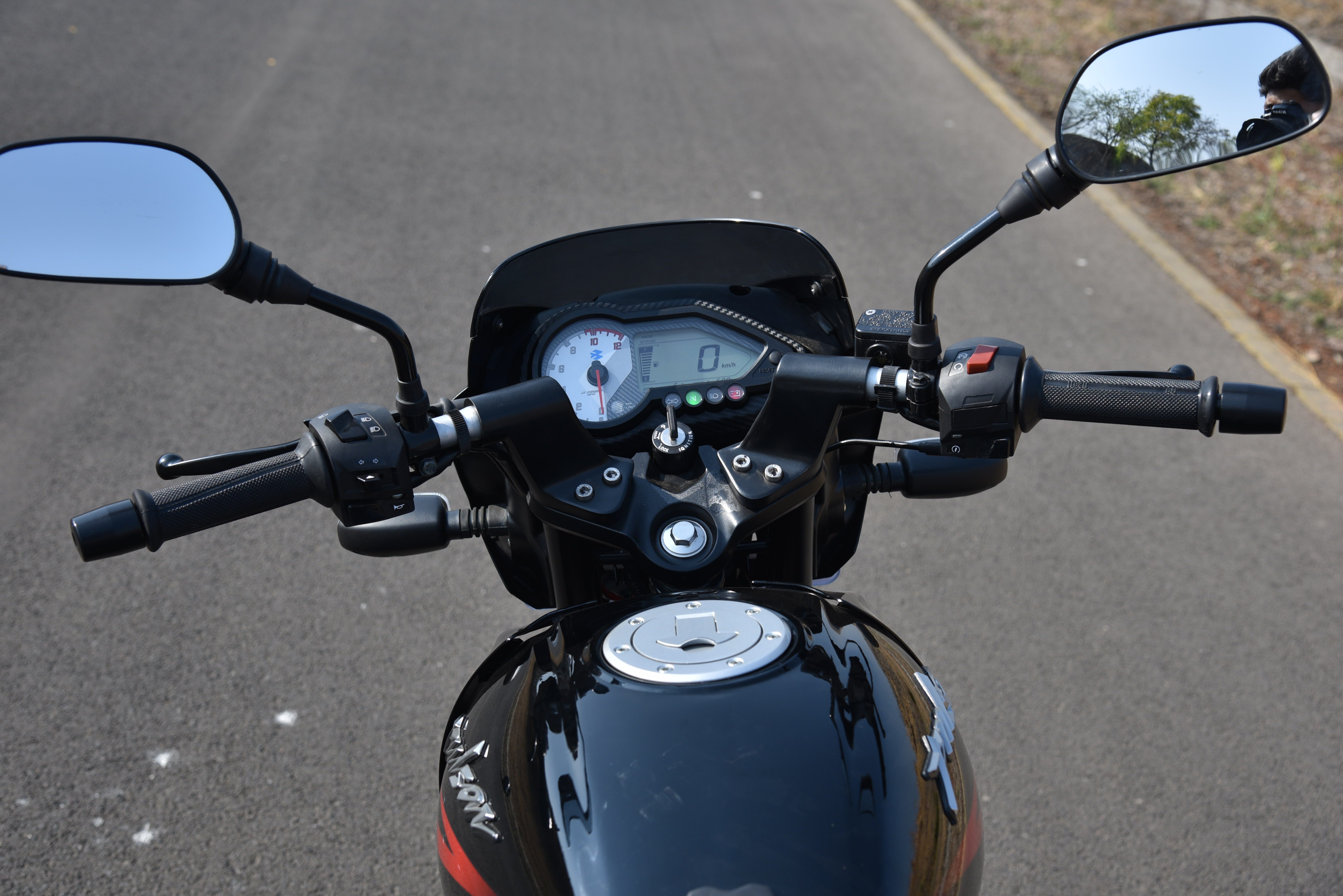 Bajaj Pulsar 150 Color Black Image – Pulsar 150 Photos in India ...