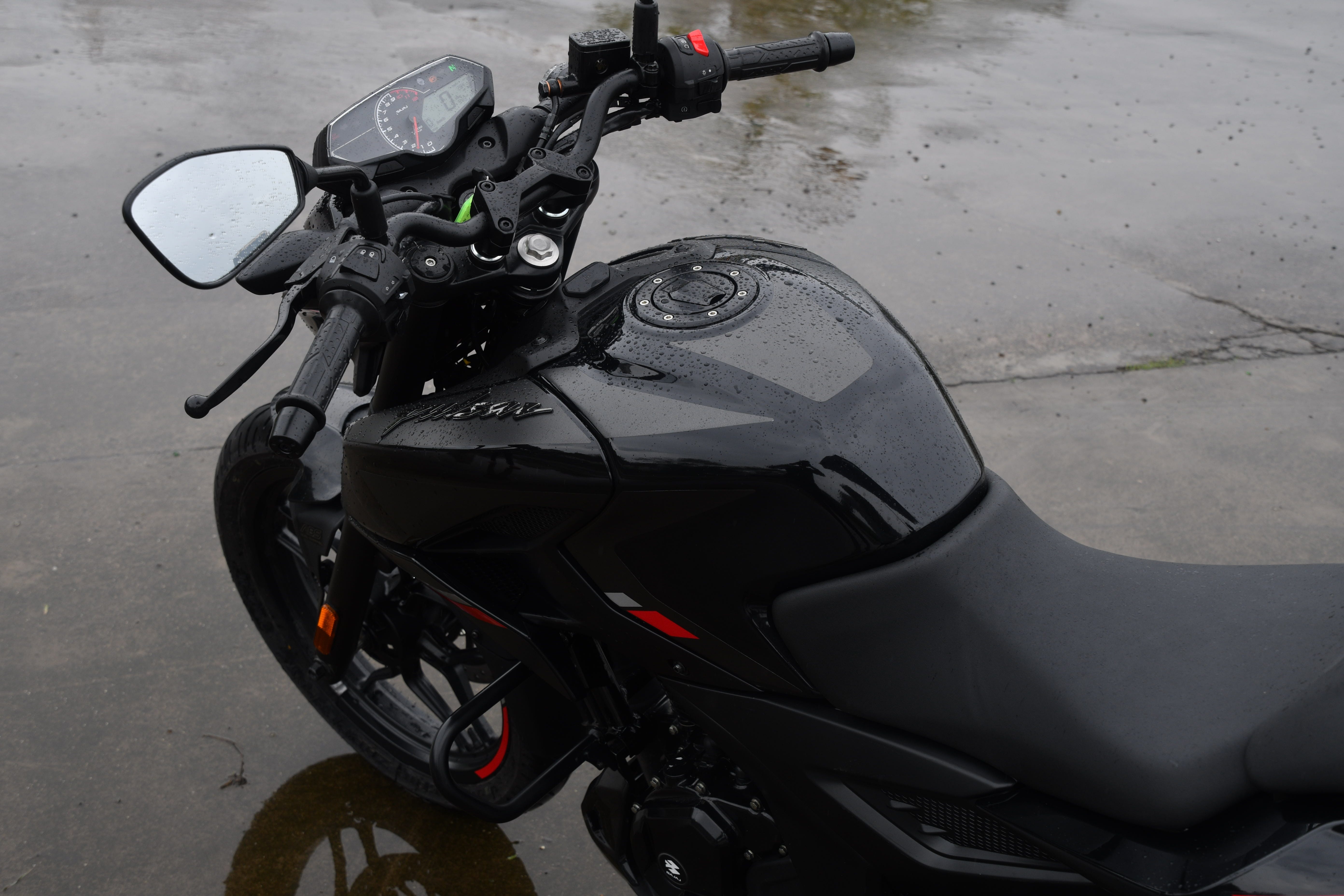 Bajaj Pulsar N160 Image – Pulsar N160 Photos in India | Autocar India