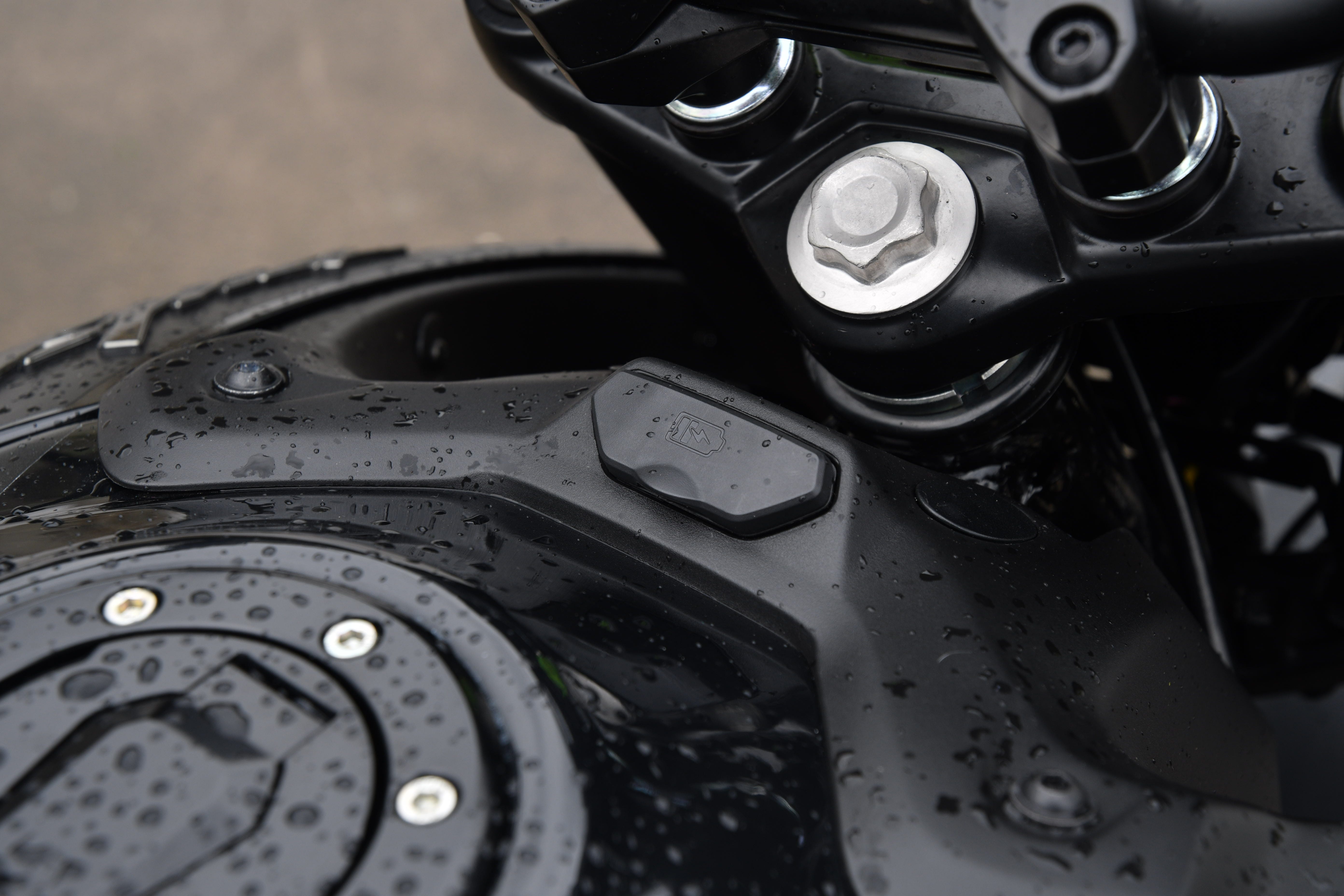 Bajaj Pulsar N160 Fuel Tank Shot Image – Pulsar N160 Photos in India ...