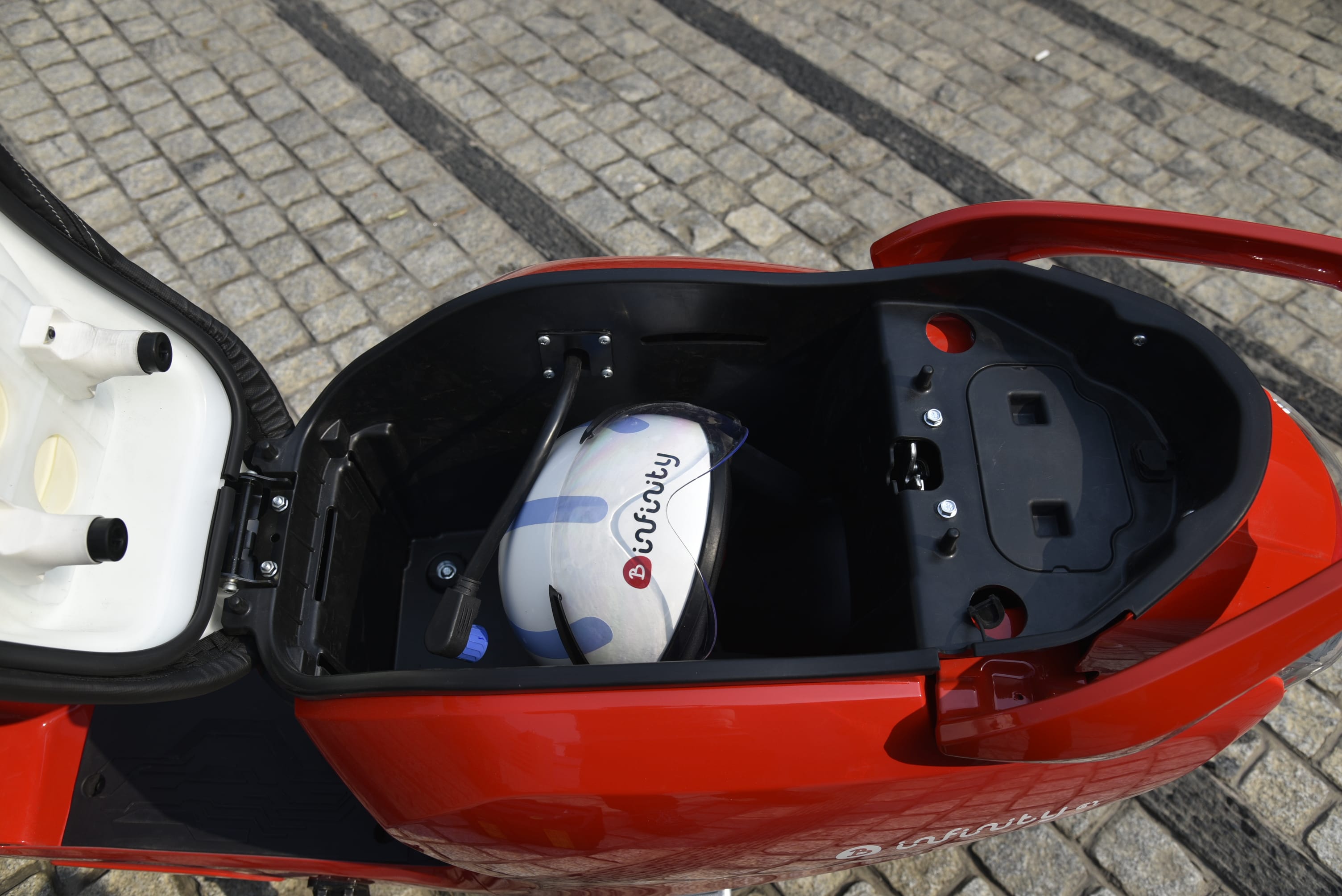 Bounce Infinity E1 Image – Infinity E1 Photos in India | Autocar India