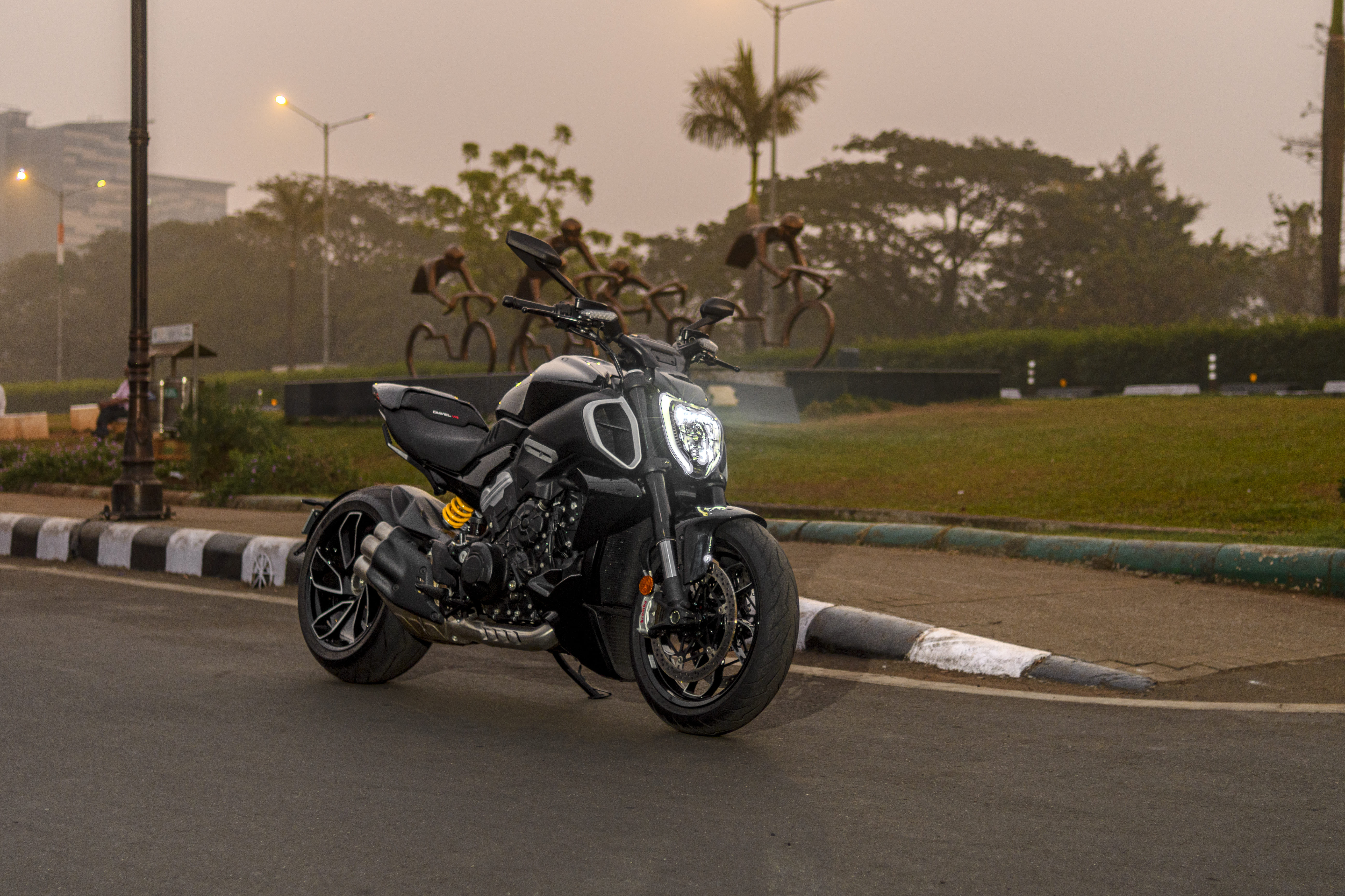 Ducati Diavel EMI Calculator – Check Loan EMI & Down Payment | Autocar ...