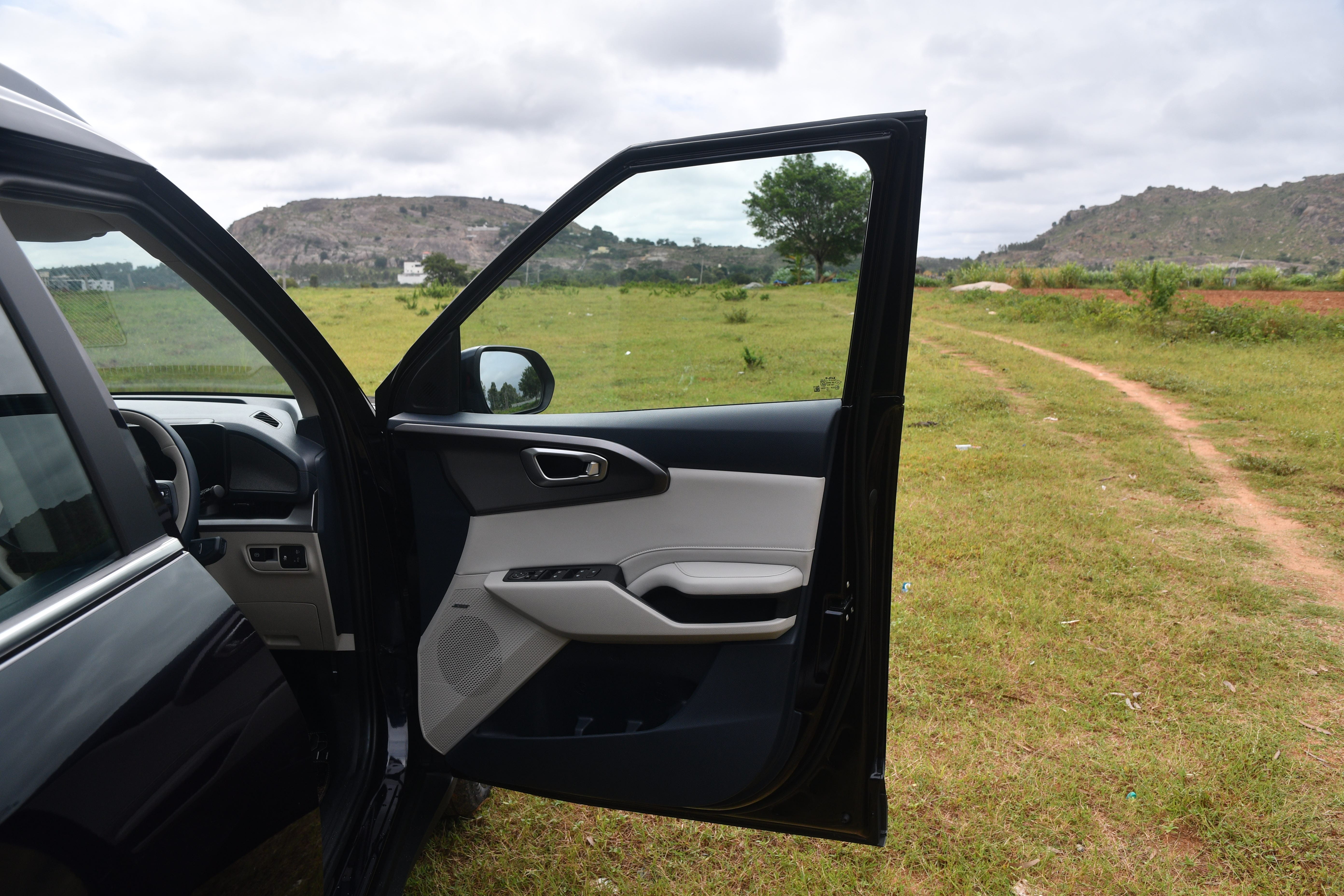 Kia Carens Clavis EV Image – Carens Clavis EV Photos in India | Autocar ...