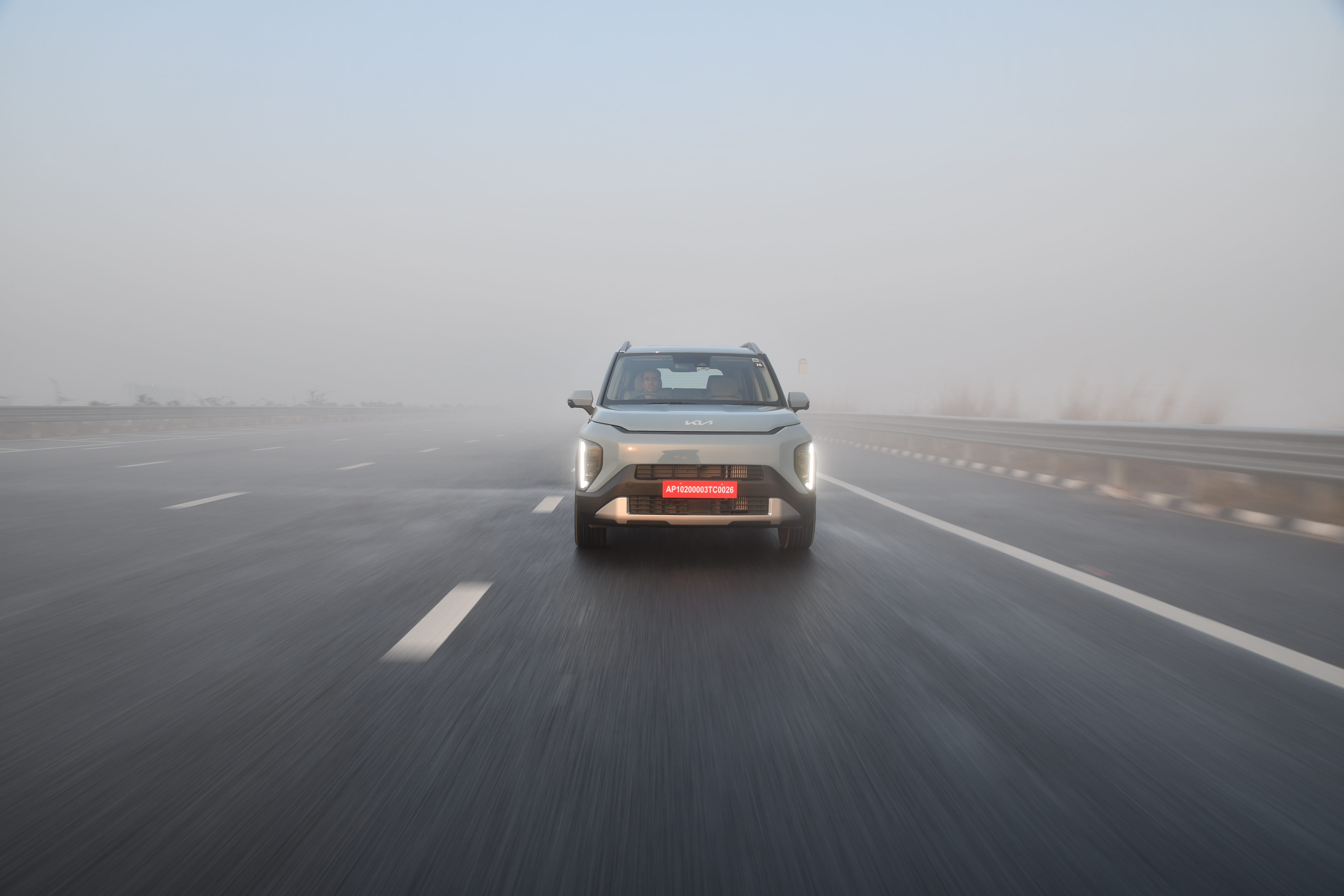 Kia Syros 12v Power Outlets Image – Syros Photos in India | Autocar India