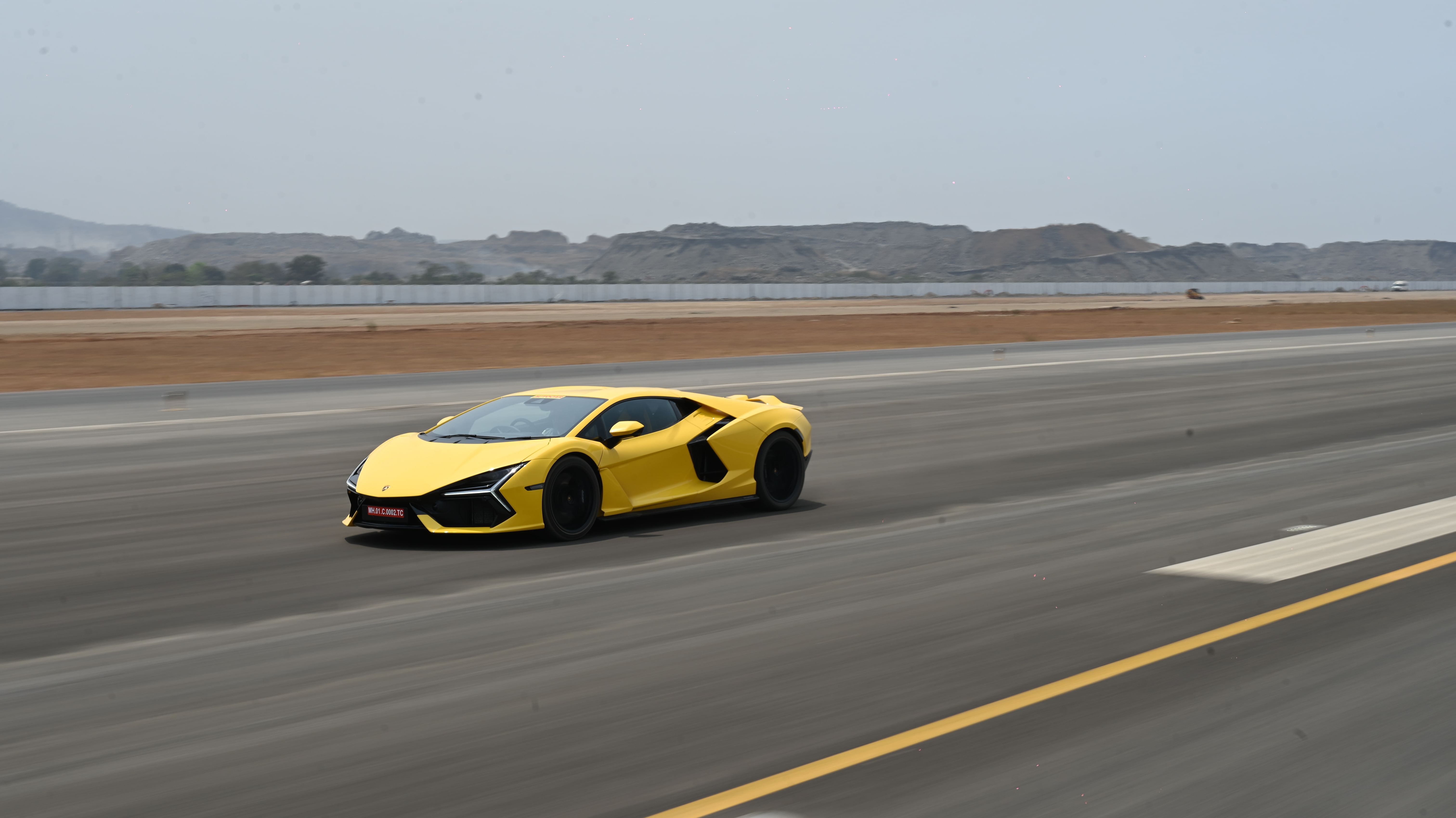 Lamborghini Revuelto Bianco Monocerus – Check Bianco Monocerus Price ...