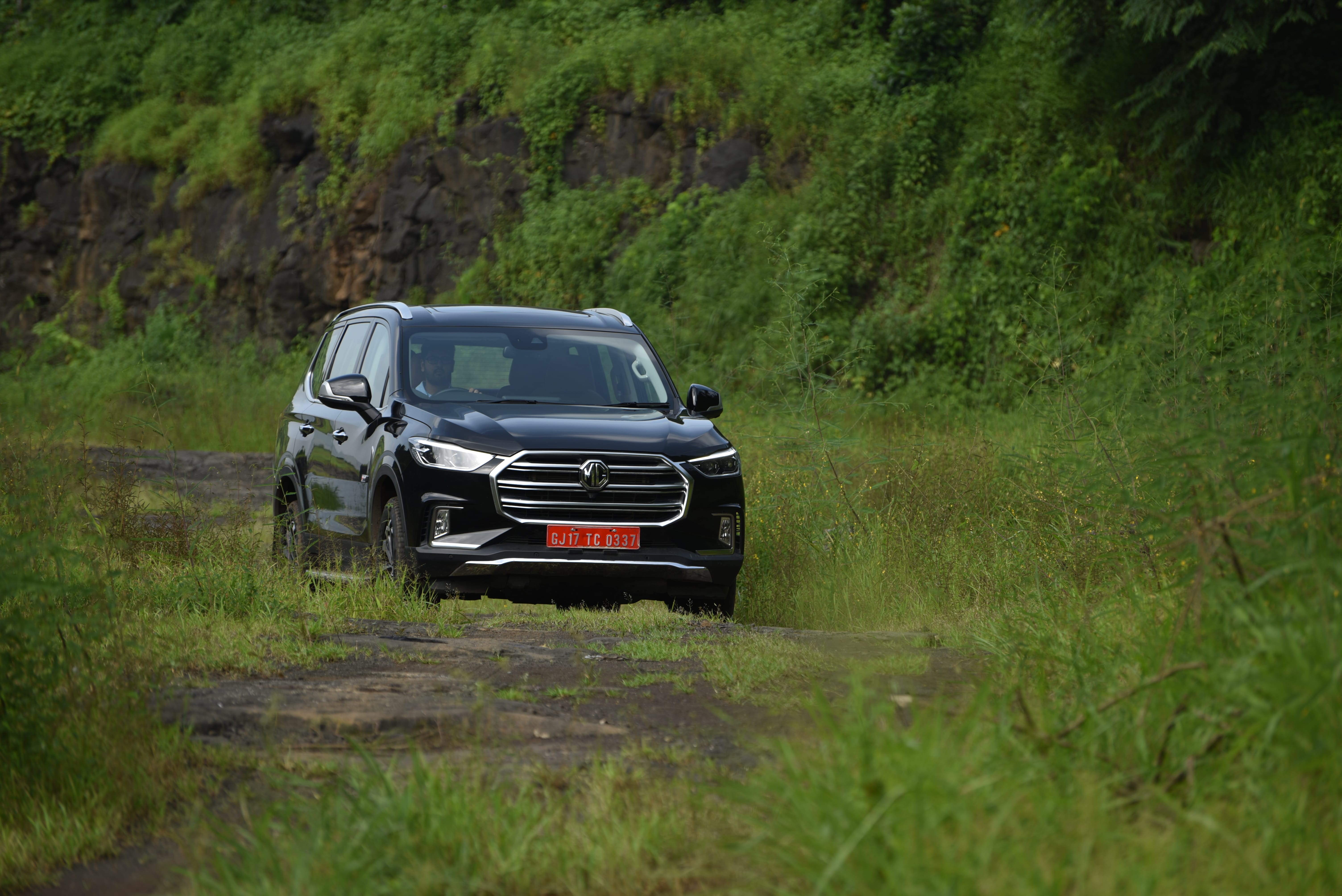 MG Gloster Variants: Explore Base, Mid & Top Models with Prices ...