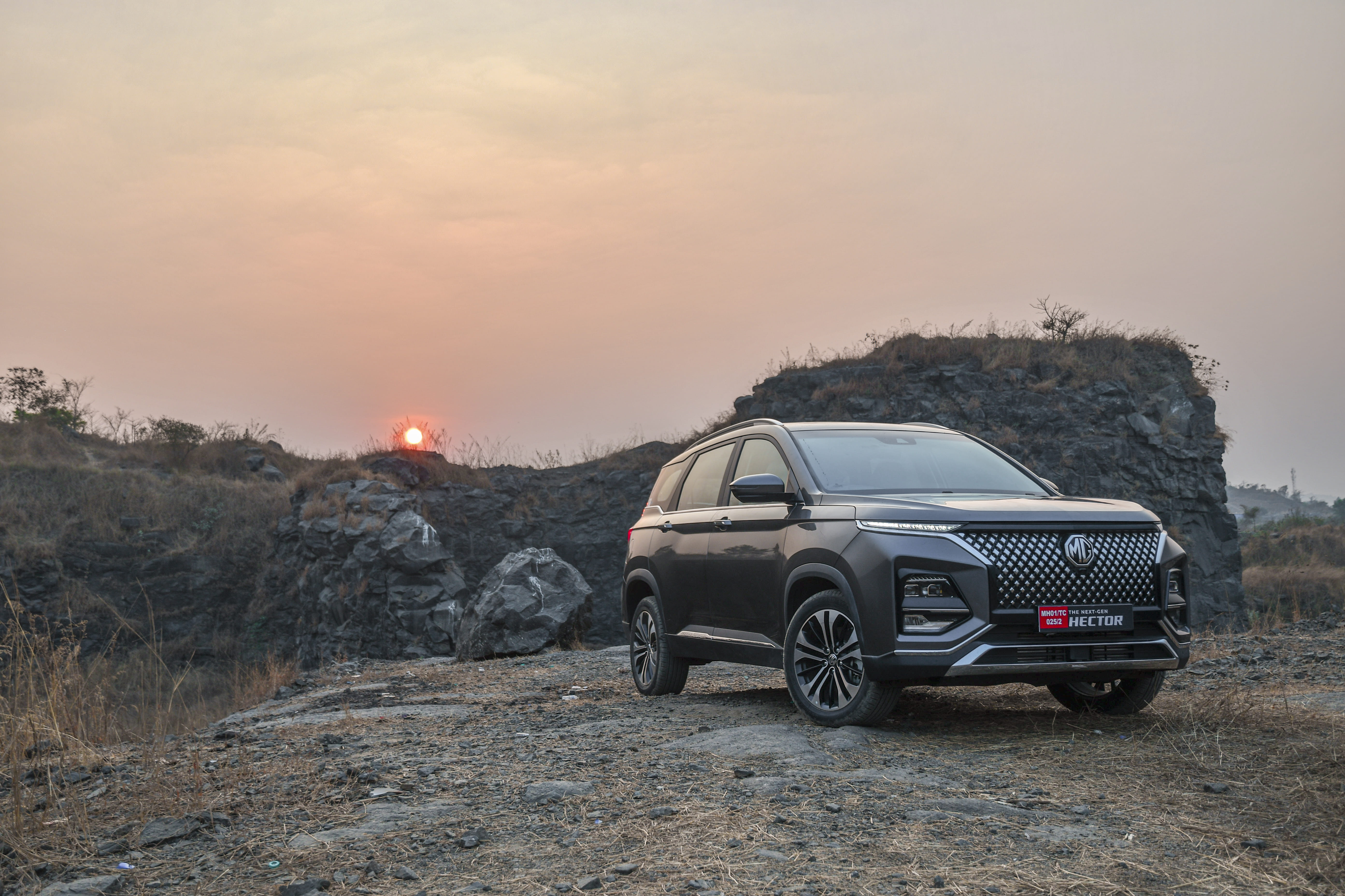 MG Hector plus-diesel-style-6-seat-mt On-Road Price – Features, Specs ...