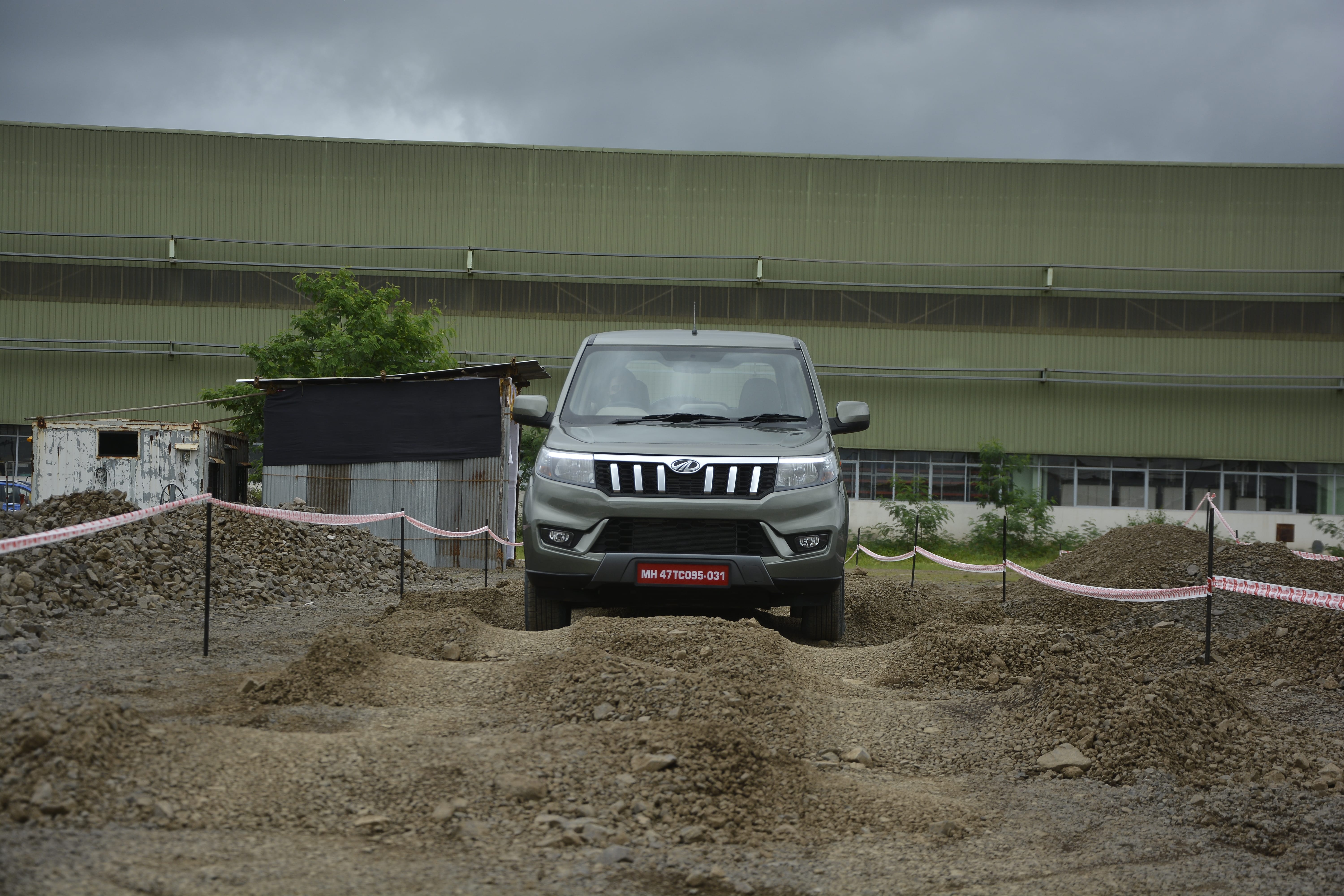 Mahindra Bolero Neo Front View Image – Bolero Neo Photos in India ...