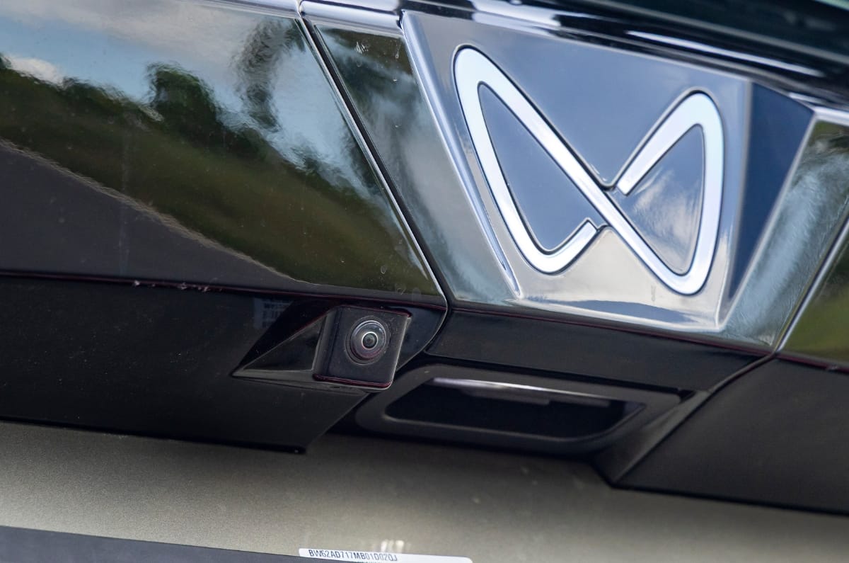 Mahindra XEV 9S Rear Logo Image – XEV 9S Photos in India | Autocar India
