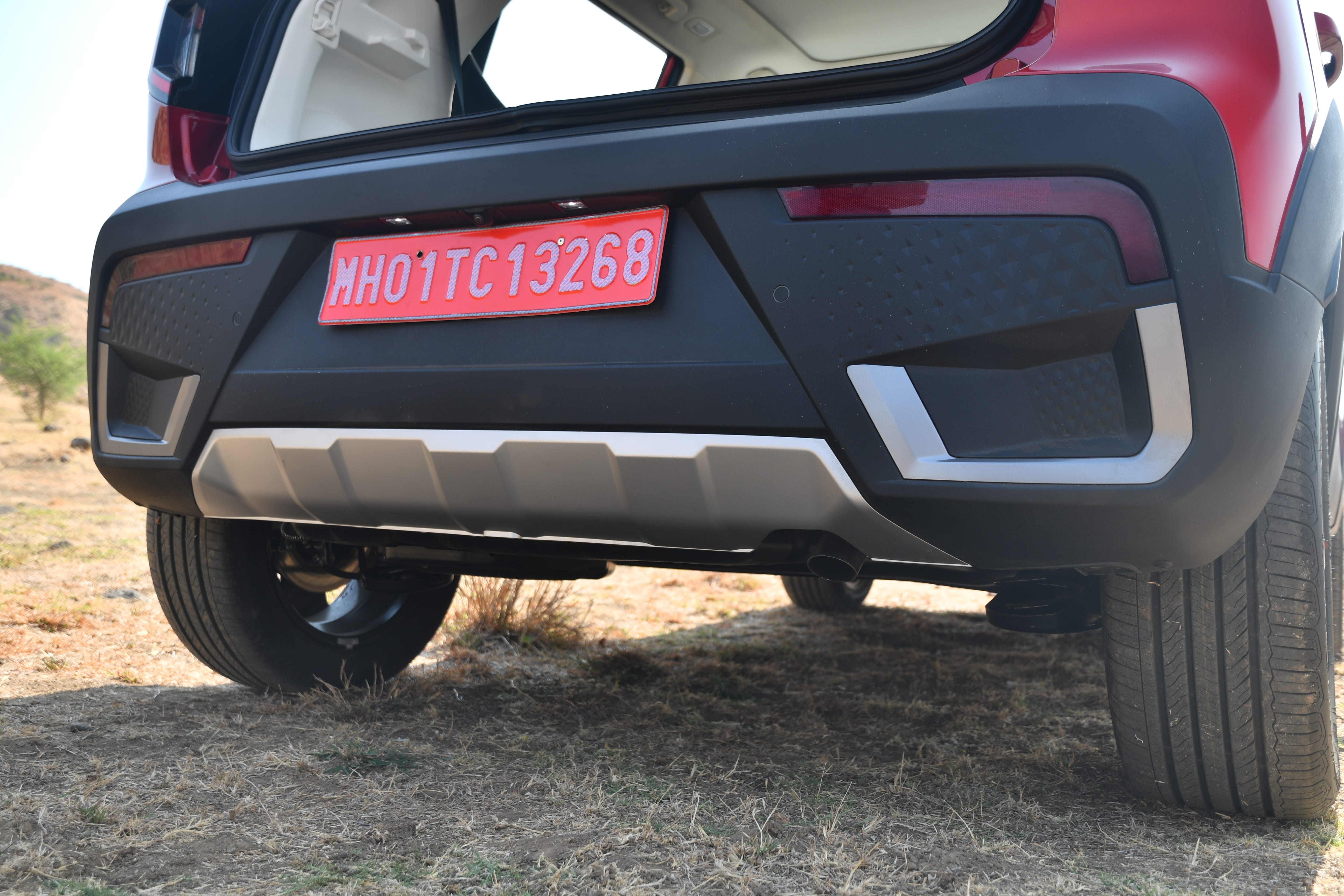 Mahindra XUV 3XO Rear Bumper Image – XUV 3XO Photos in India | Autocar ...
