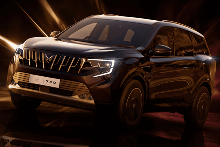 Mahindra XUV 7XO AX3 2.2 Diesel AT On-Road Price – Features, Specs ...