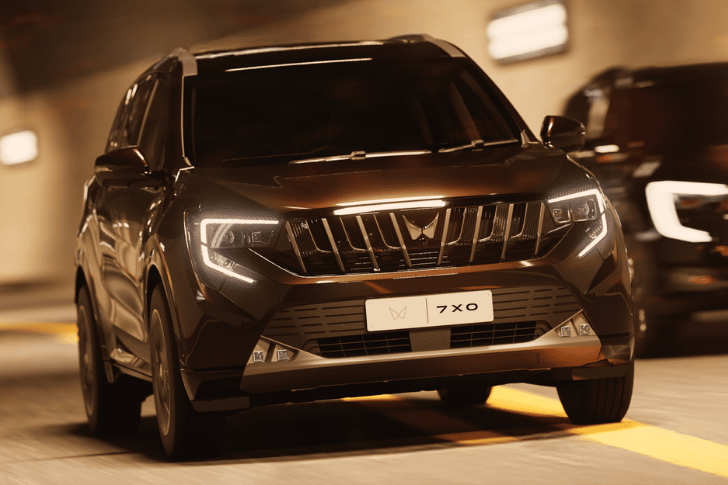 Mahindra XUV 7XO AX3 2.2 Diesel AT On-Road Price – Features, Specs ...