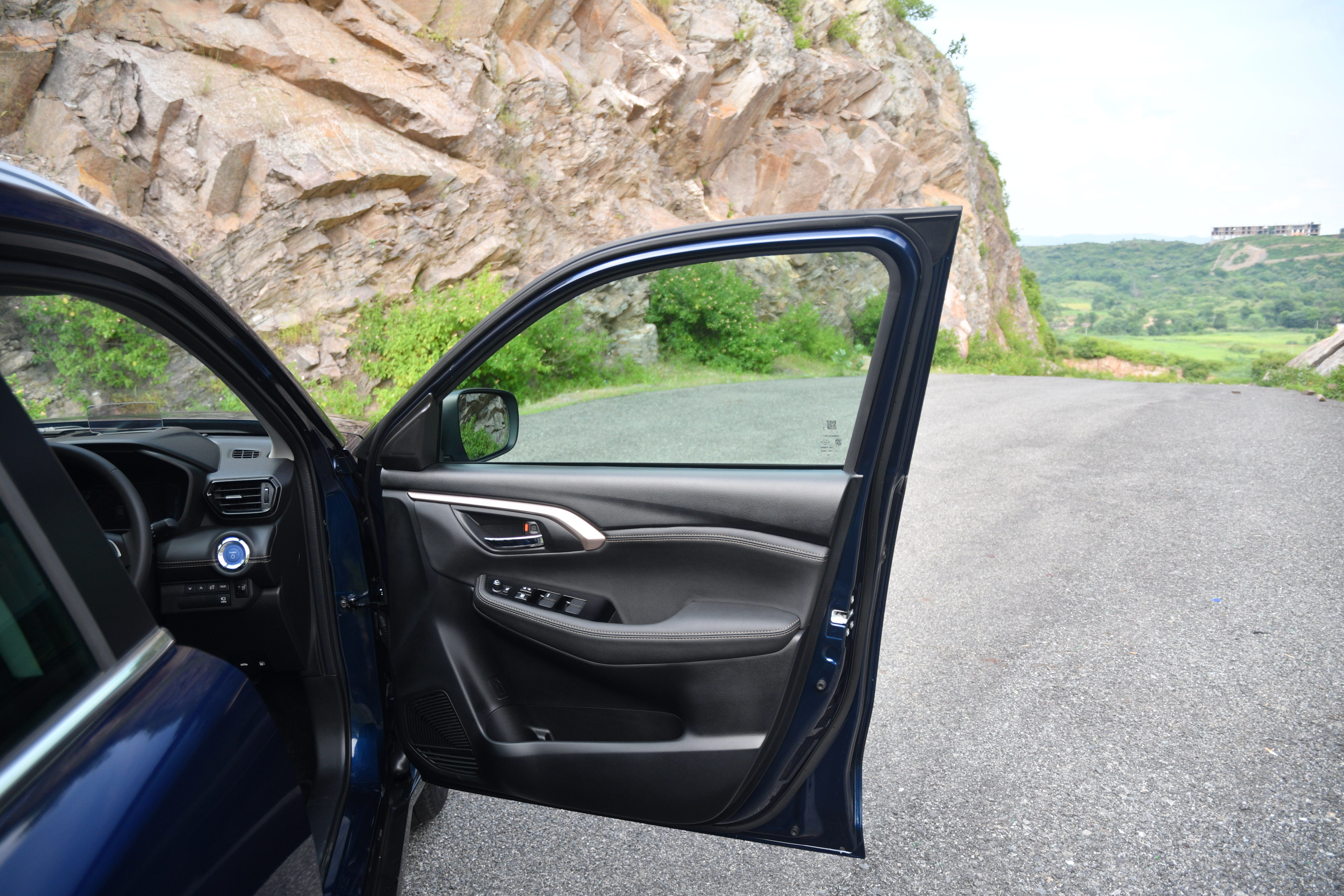 Maruti Suzuki Grand Vitara Color Blue Image – Grand Vitara Photos in ...