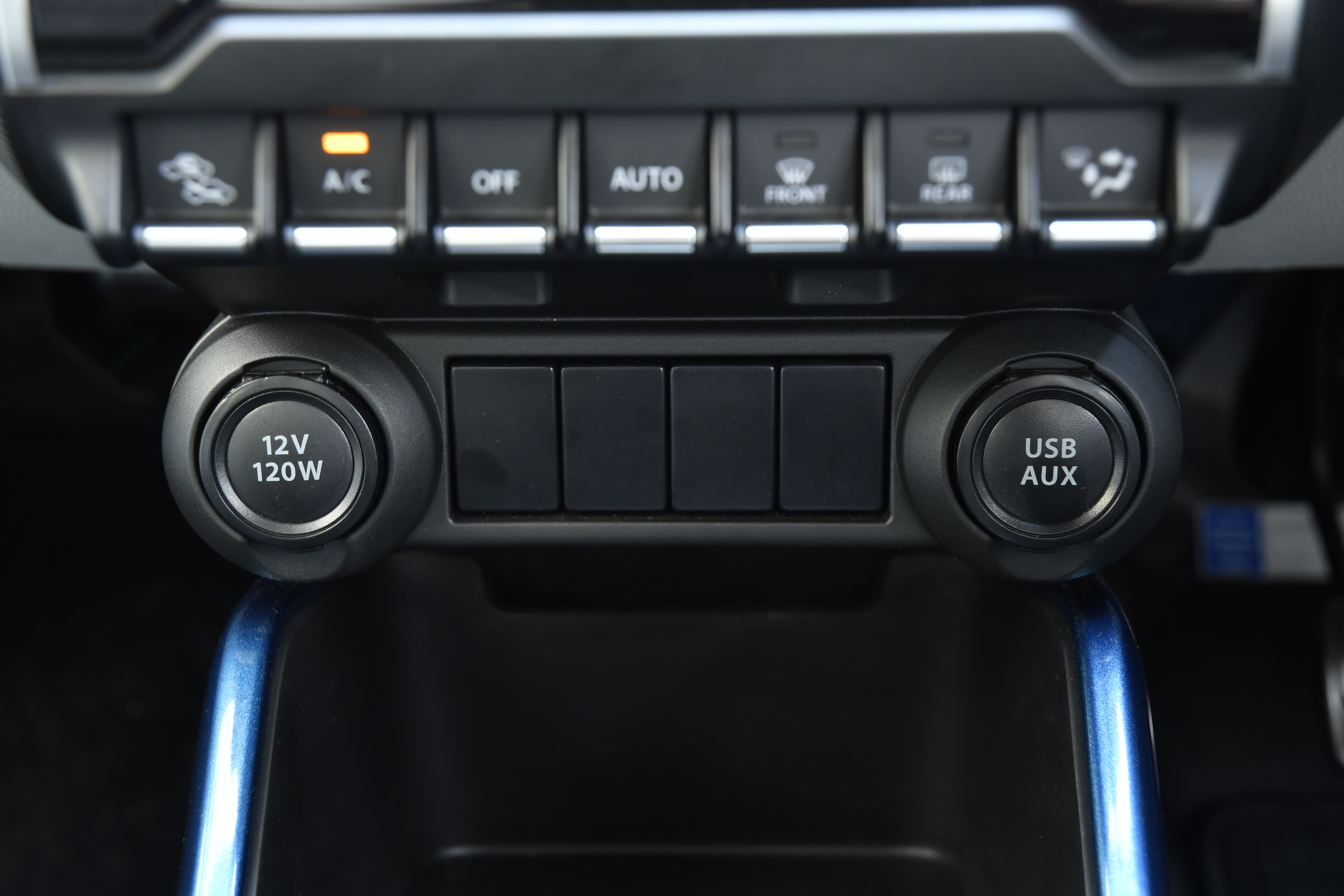 Maruti Suzuki Ignis 12V Power Outlets Image – Ignis Photos in India ...
