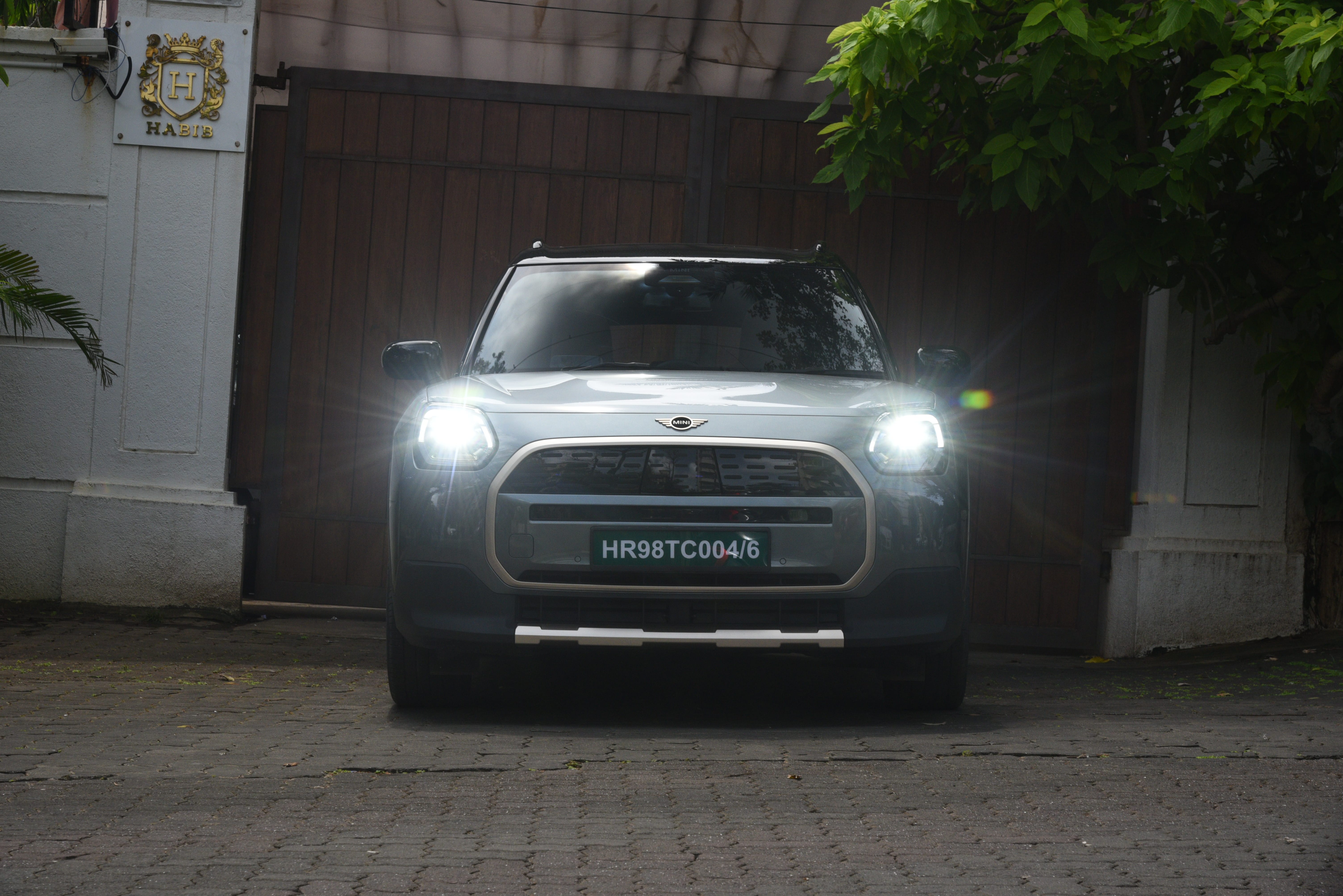 Mini Countryman Electric Front View Image – Countryman Electric Photos ...