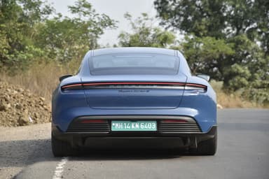 𝗣𝗼𝗿𝘀𝗰𝗵𝗲 𝗖𝗮𝗿𝘀 𝗶𝗻 𝗜𝗻𝗱𝗶𝗮, Porsche Cars 2026 Price - Images, Features ...