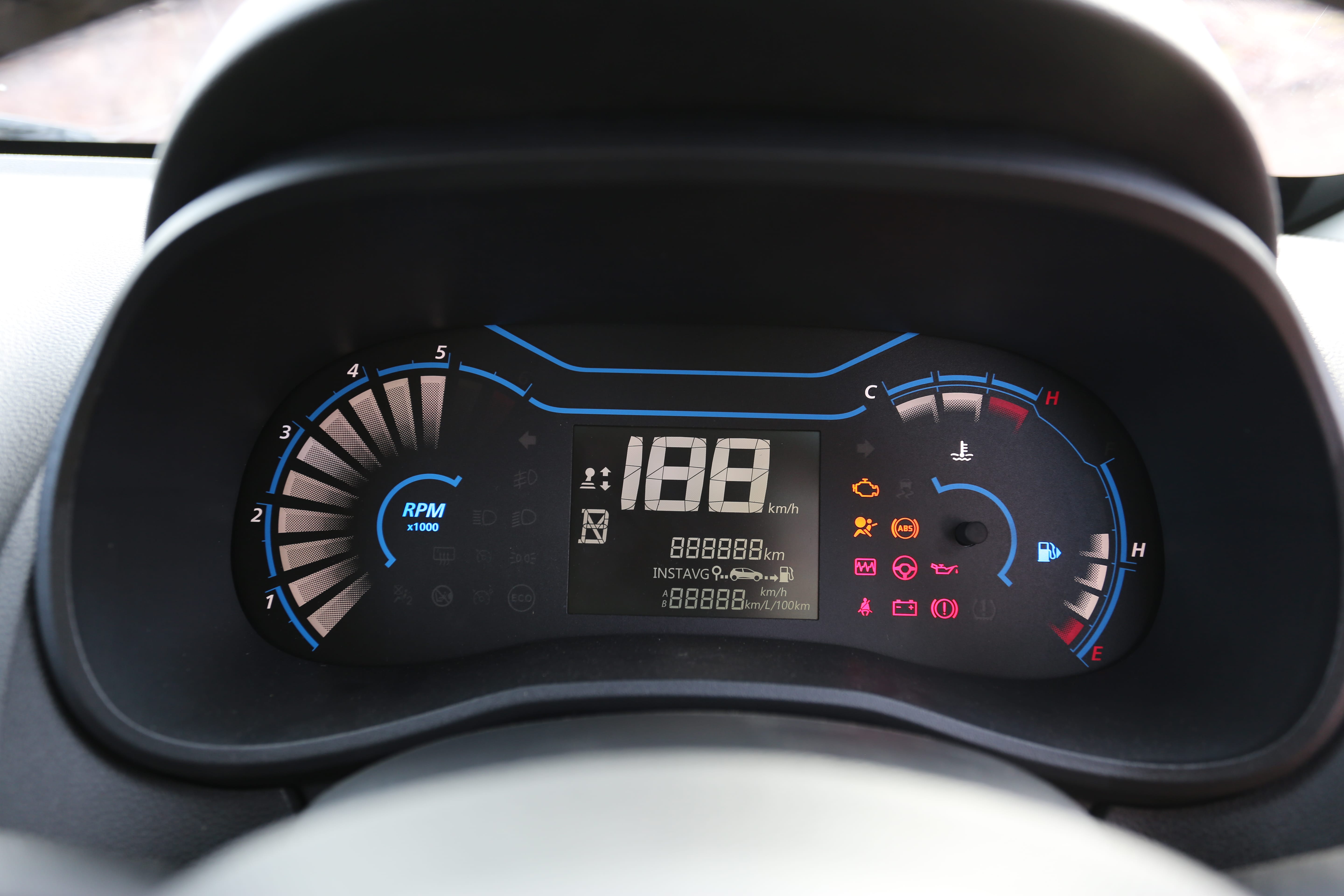 Renault Kwid Instrument Cluster Image – Kwid Photos in India | Autocar ...