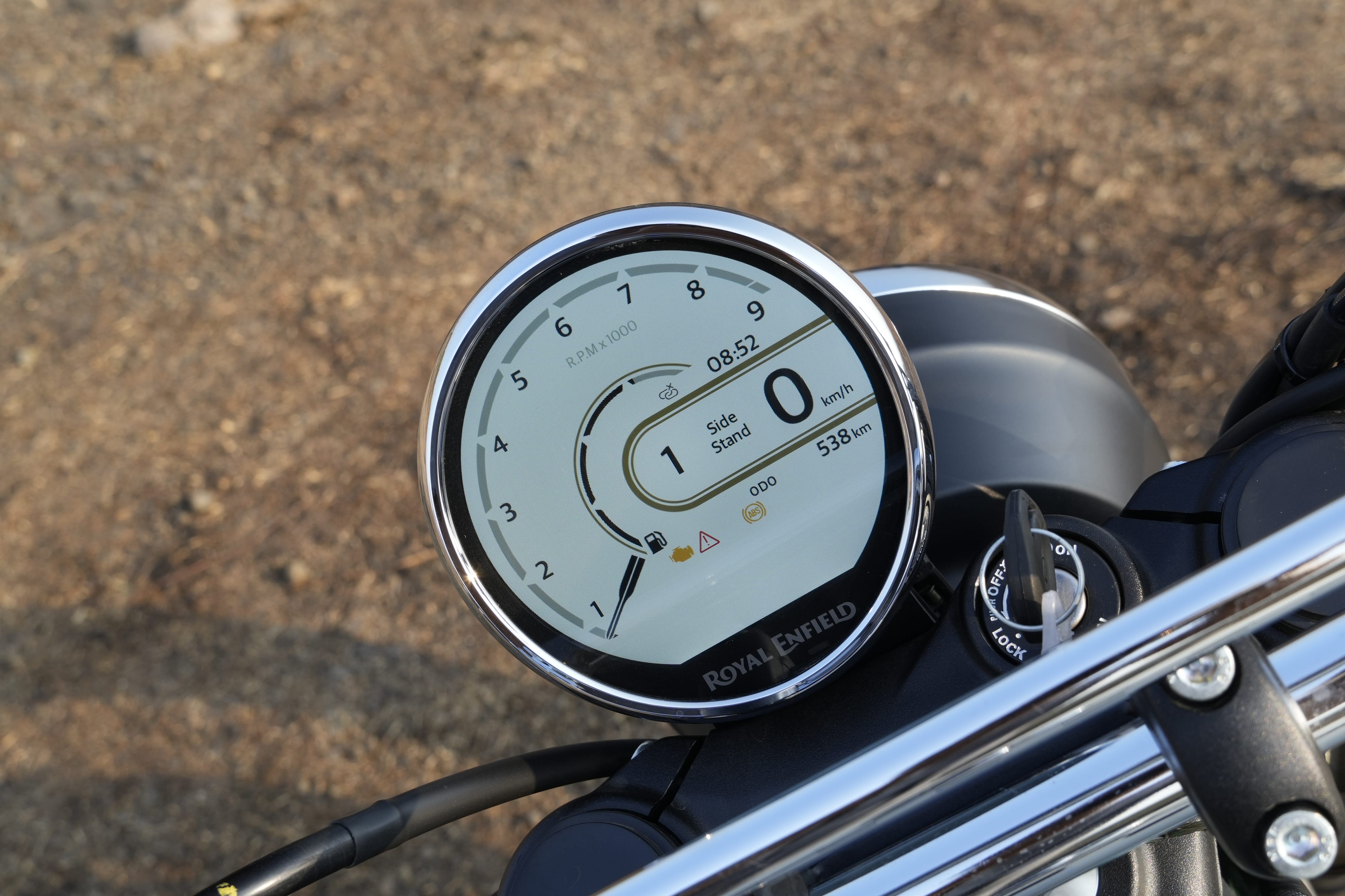 Royal Enfield Bear 650 Side Stand Image – Bear 650 Photos in India ...