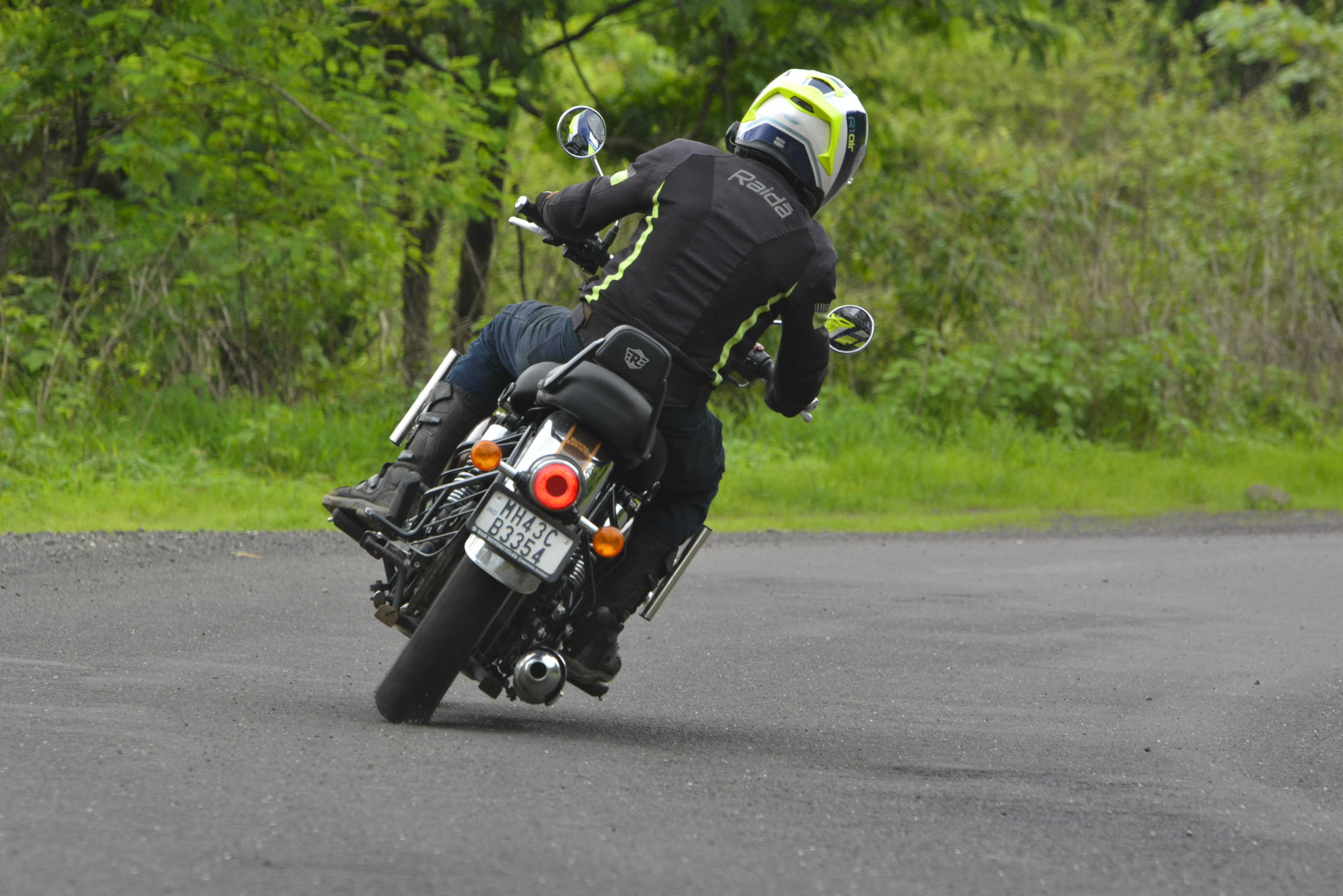 Royal Enfield Classic 350 Image – Classic 350 Photos in India | Autocar ...