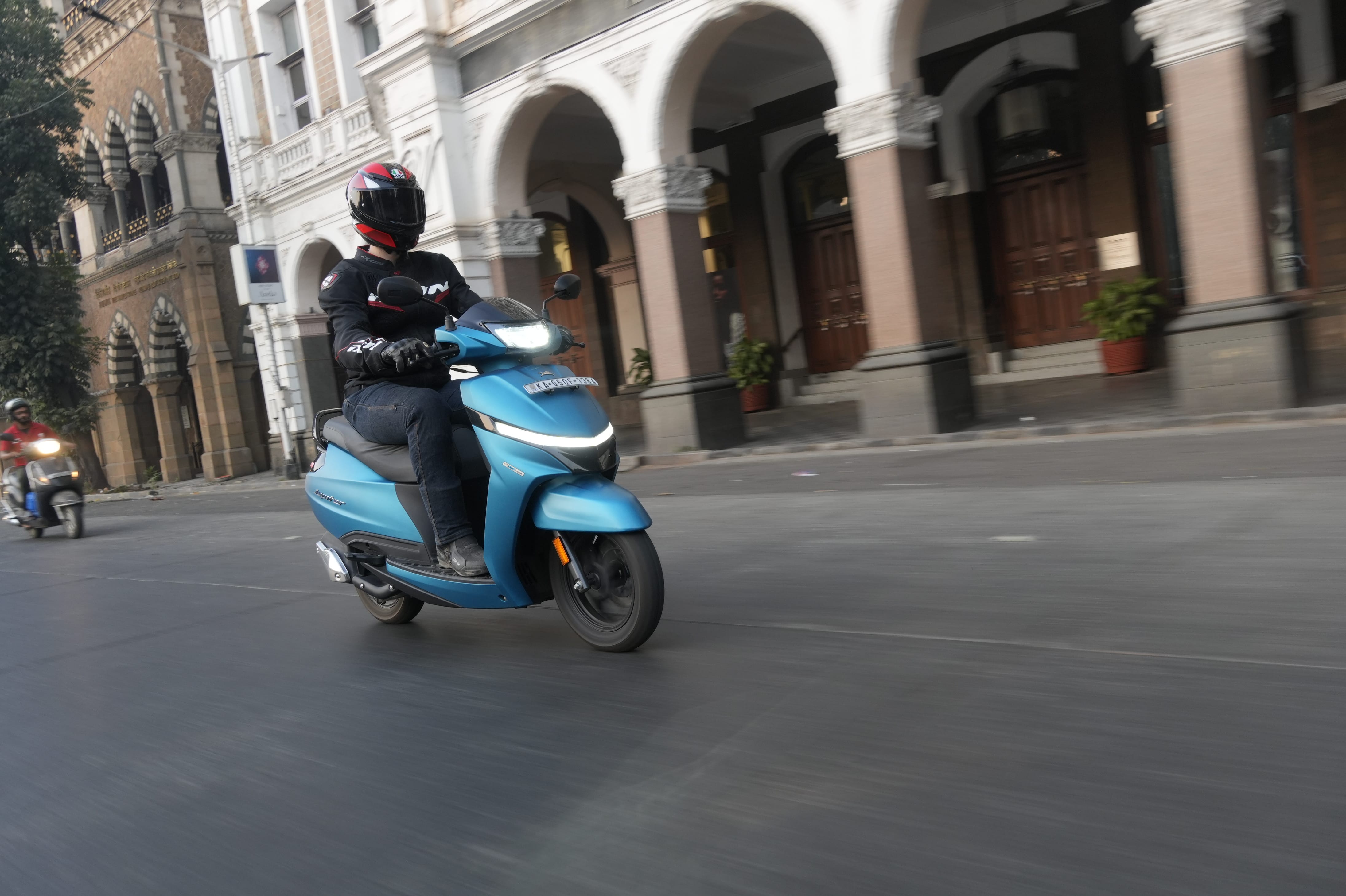 TVS Jupiter Headlight Image – Jupiter Photos in India | Autocar India