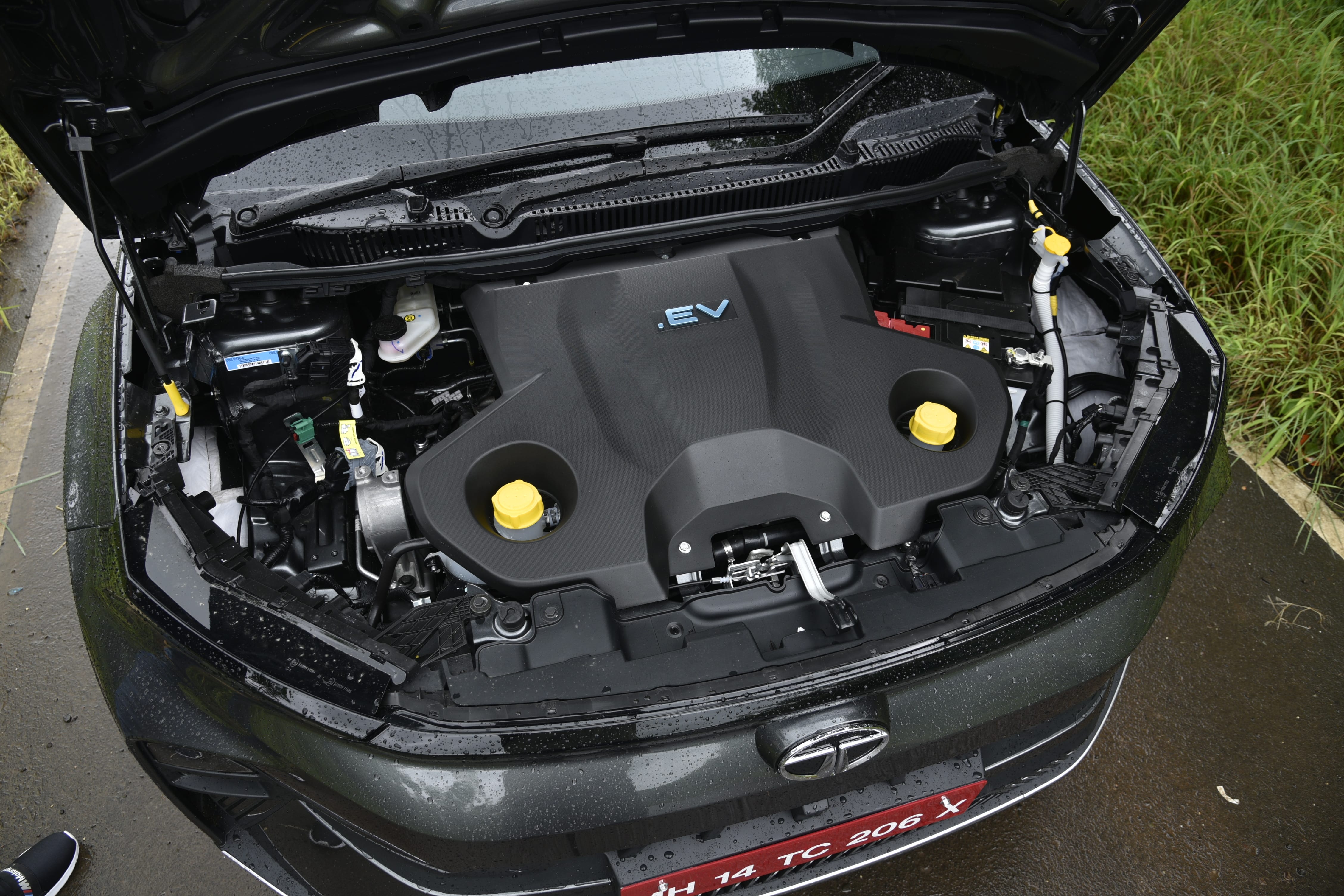 Tata Nexon EV Color Black Image – Nexon EV Photos in India | Autocar India