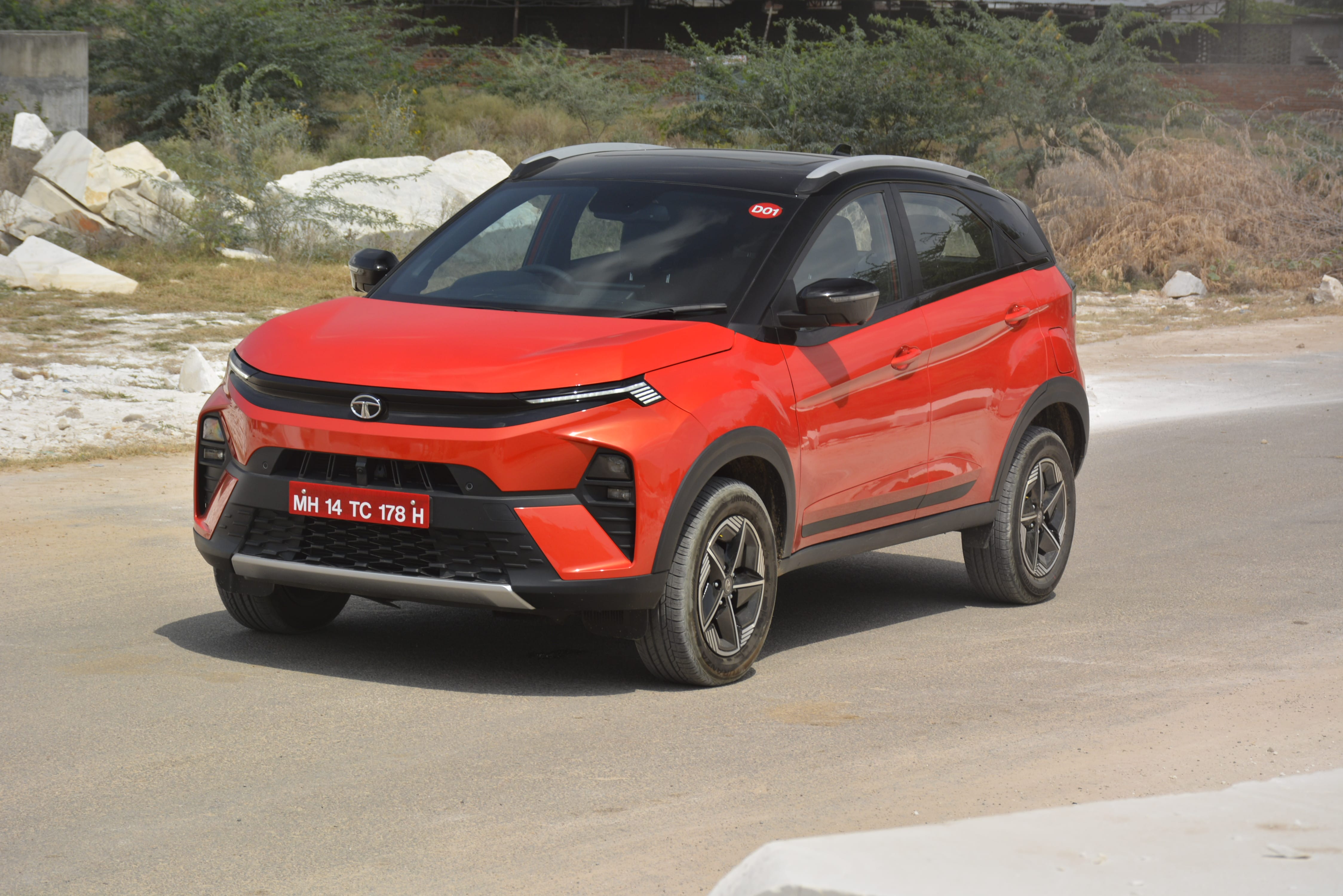 Tata Nexon Variants: Explore Base, Mid & Top Models with Prices ...
