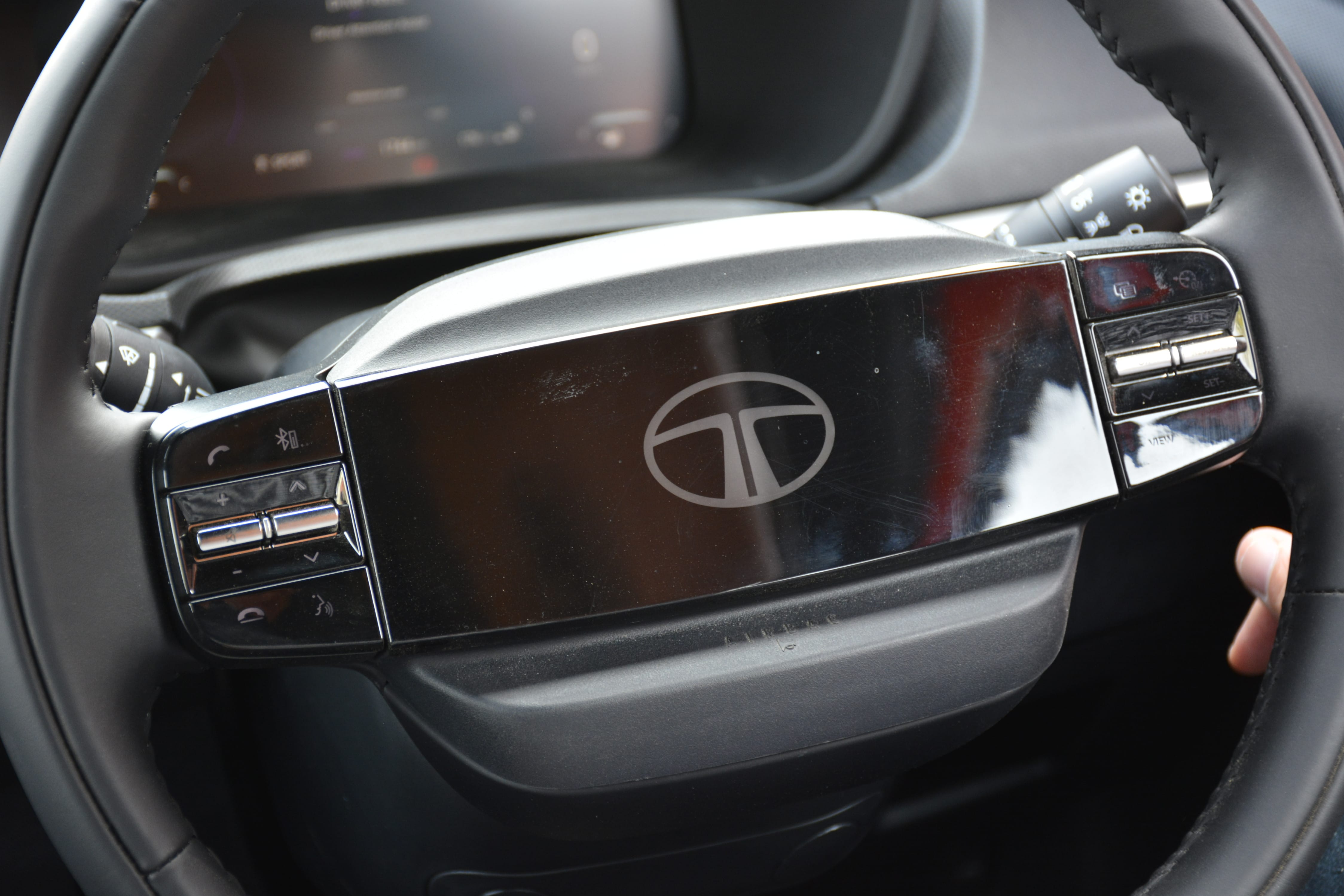 Tata Nexon Steering Wheel Image – Nexon Photos in India | Autocar India
