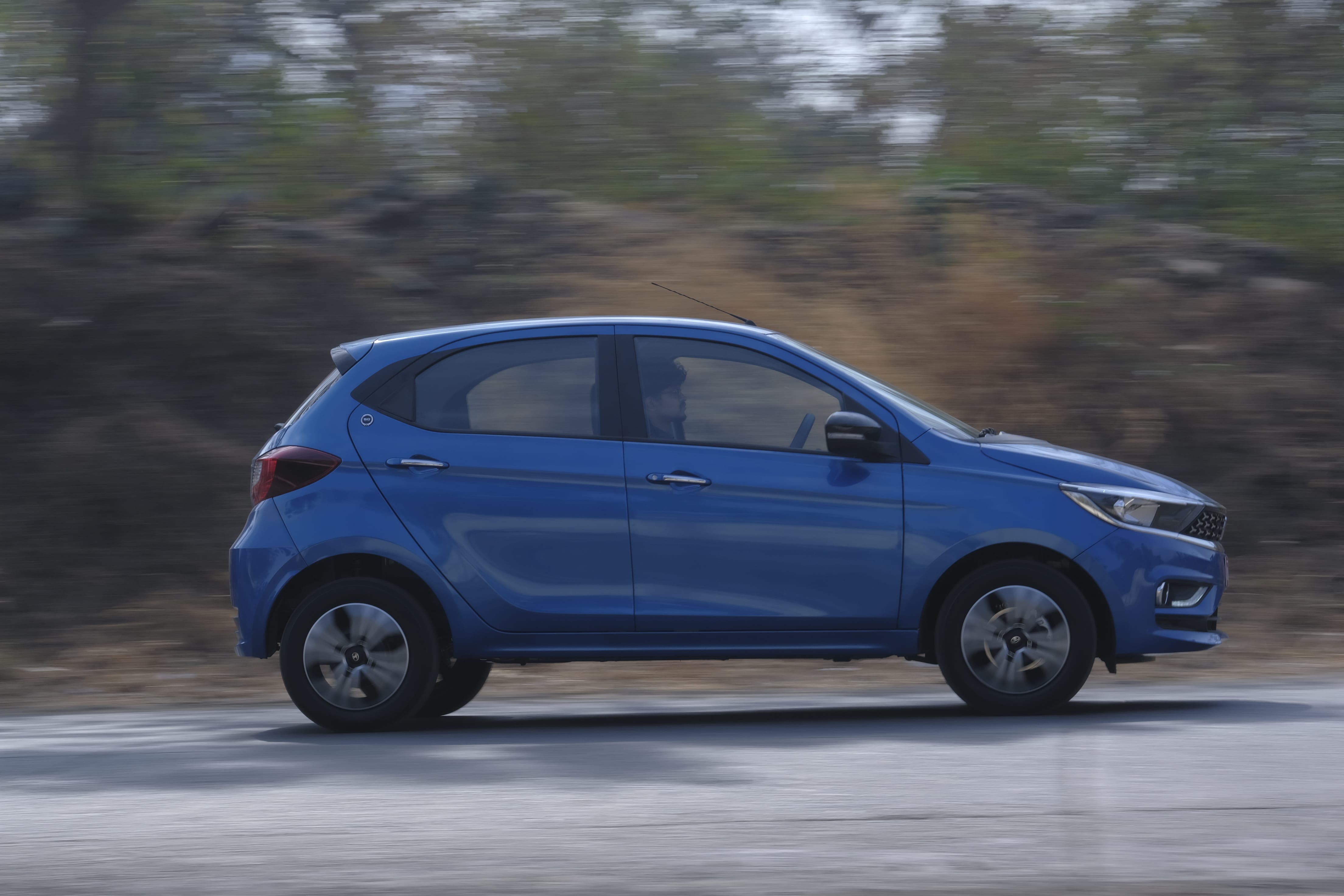 Tata Tiago Alloy Wheels Image – Tiago Photos in India | Autocar India