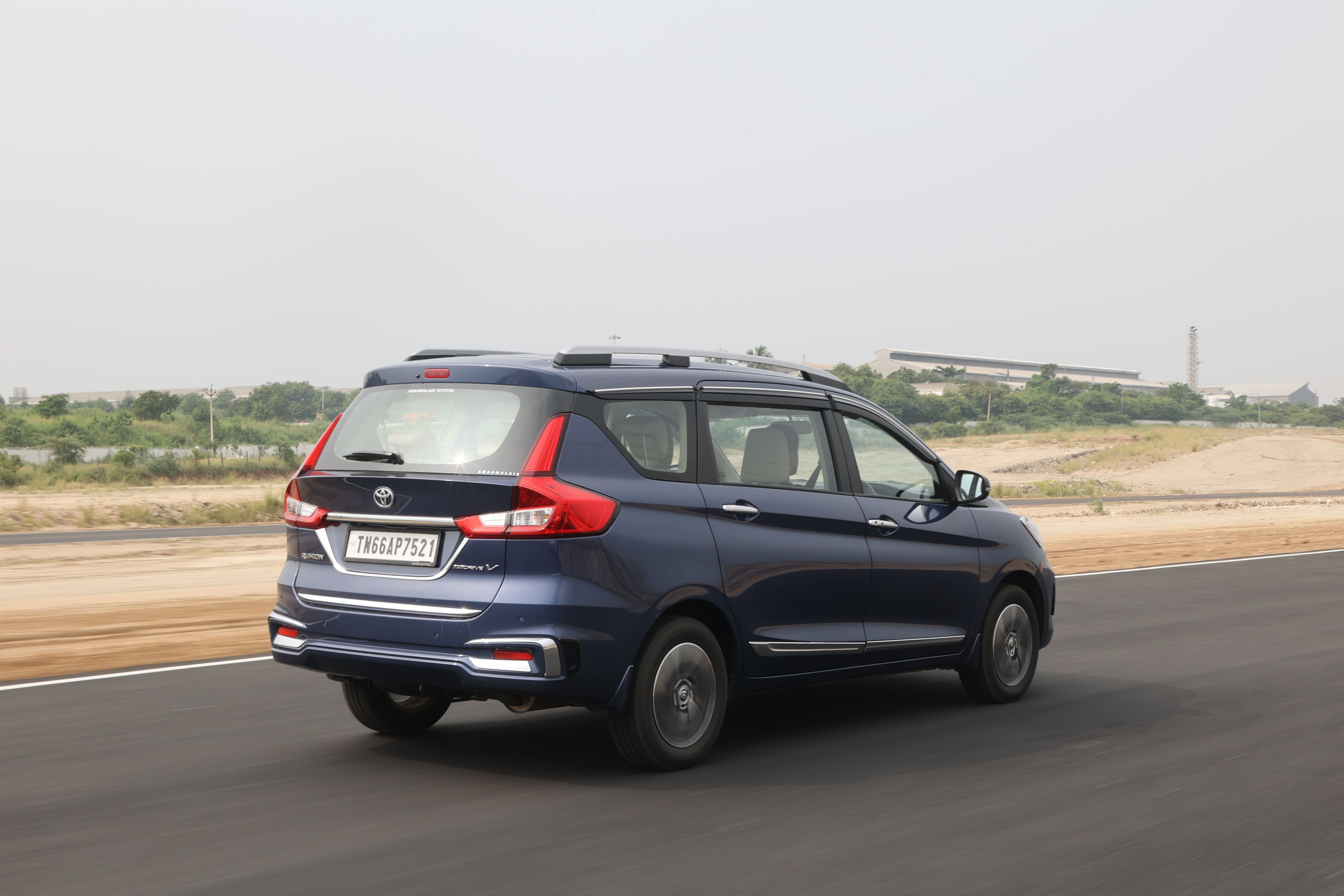 Toyota Rumion Rear View Image – Rumion Photos in India | Autocar India