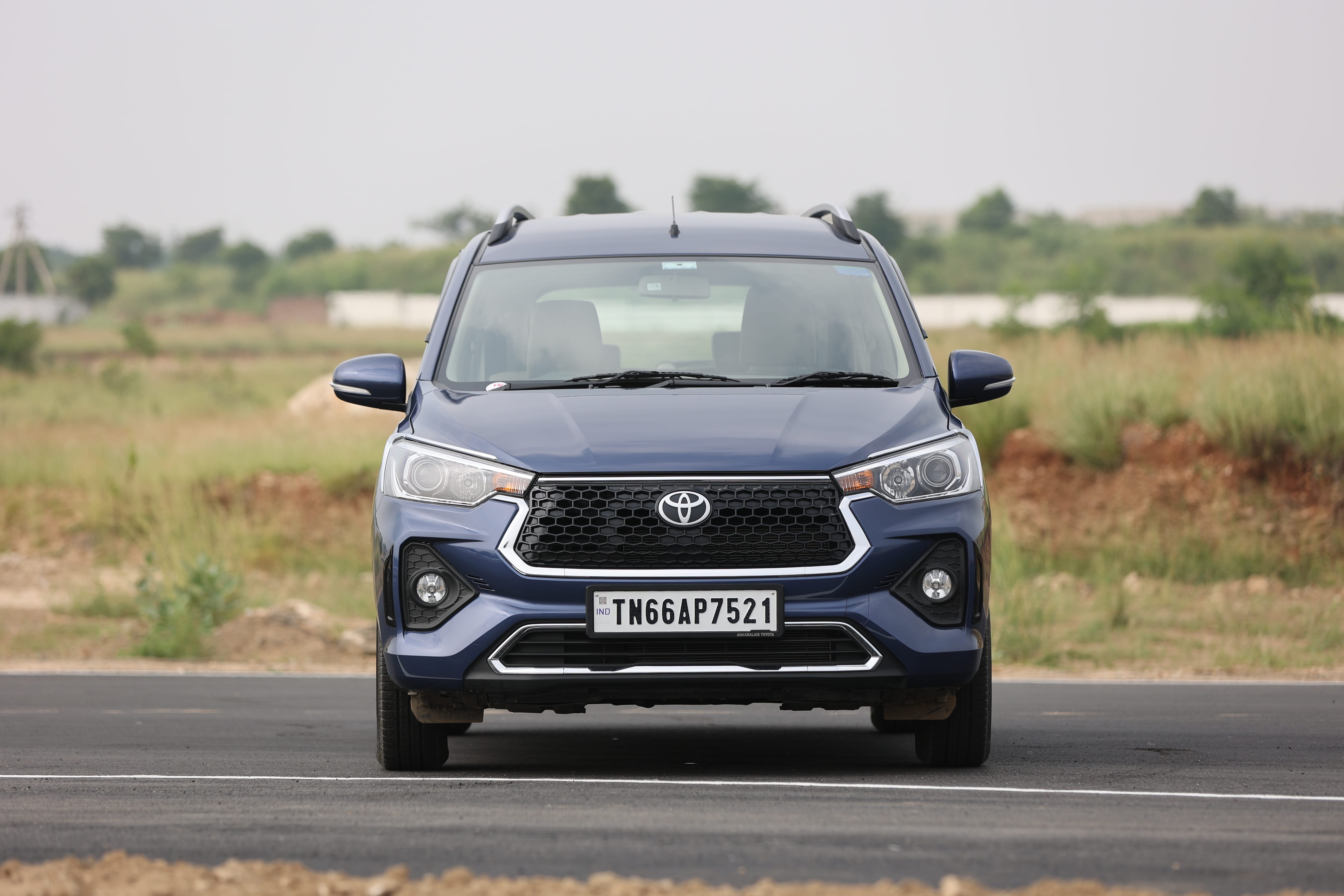 Toyota Rumion Front View Image – Rumion Photos in India | Autocar India