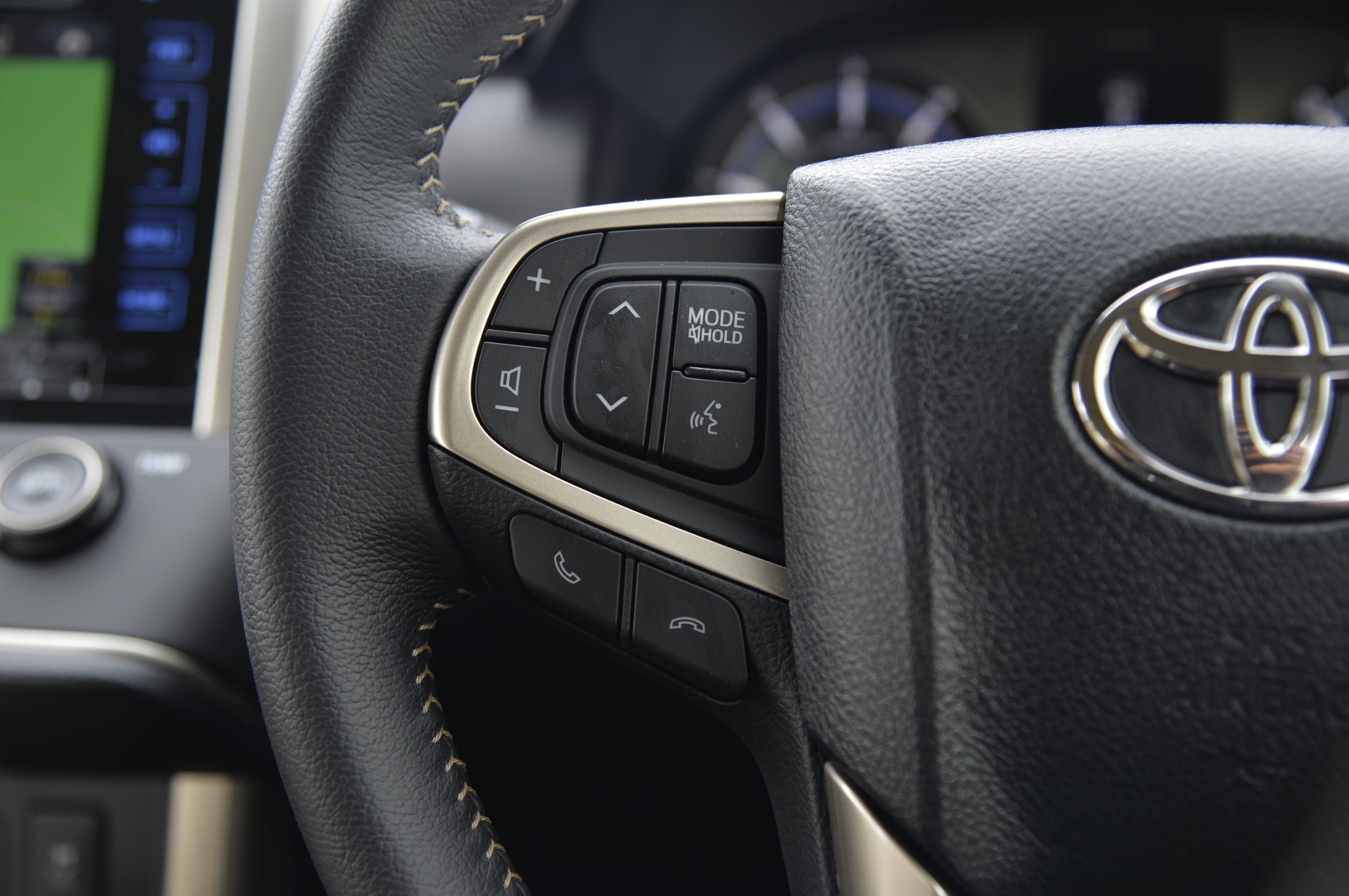 Toyota Innova Crysta Steering Wheel Image – Innova Crysta Photos in ...