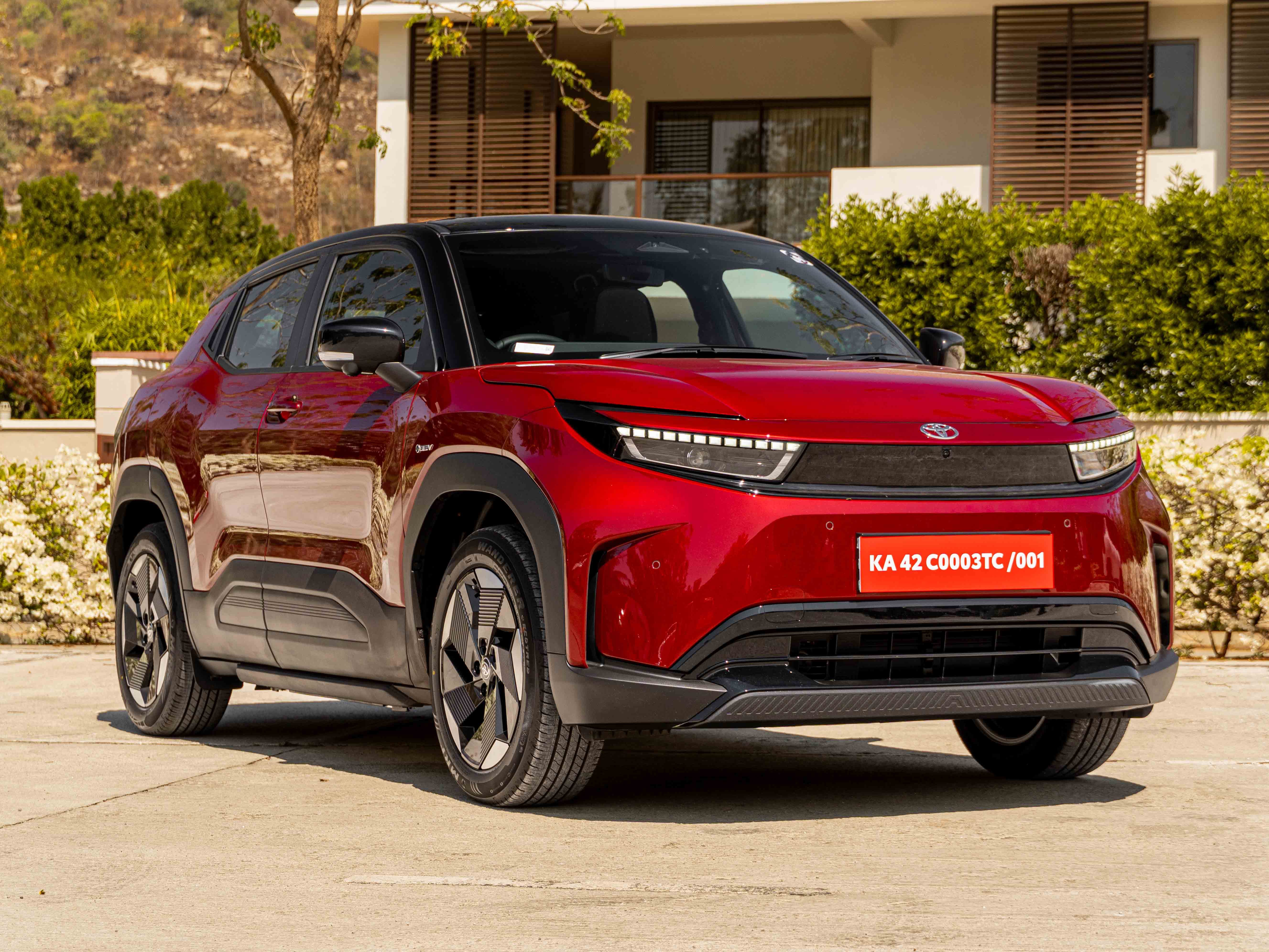 Toyota Urban Cruiser Ebella (2026) - Price, Range & Expert Reviews ...