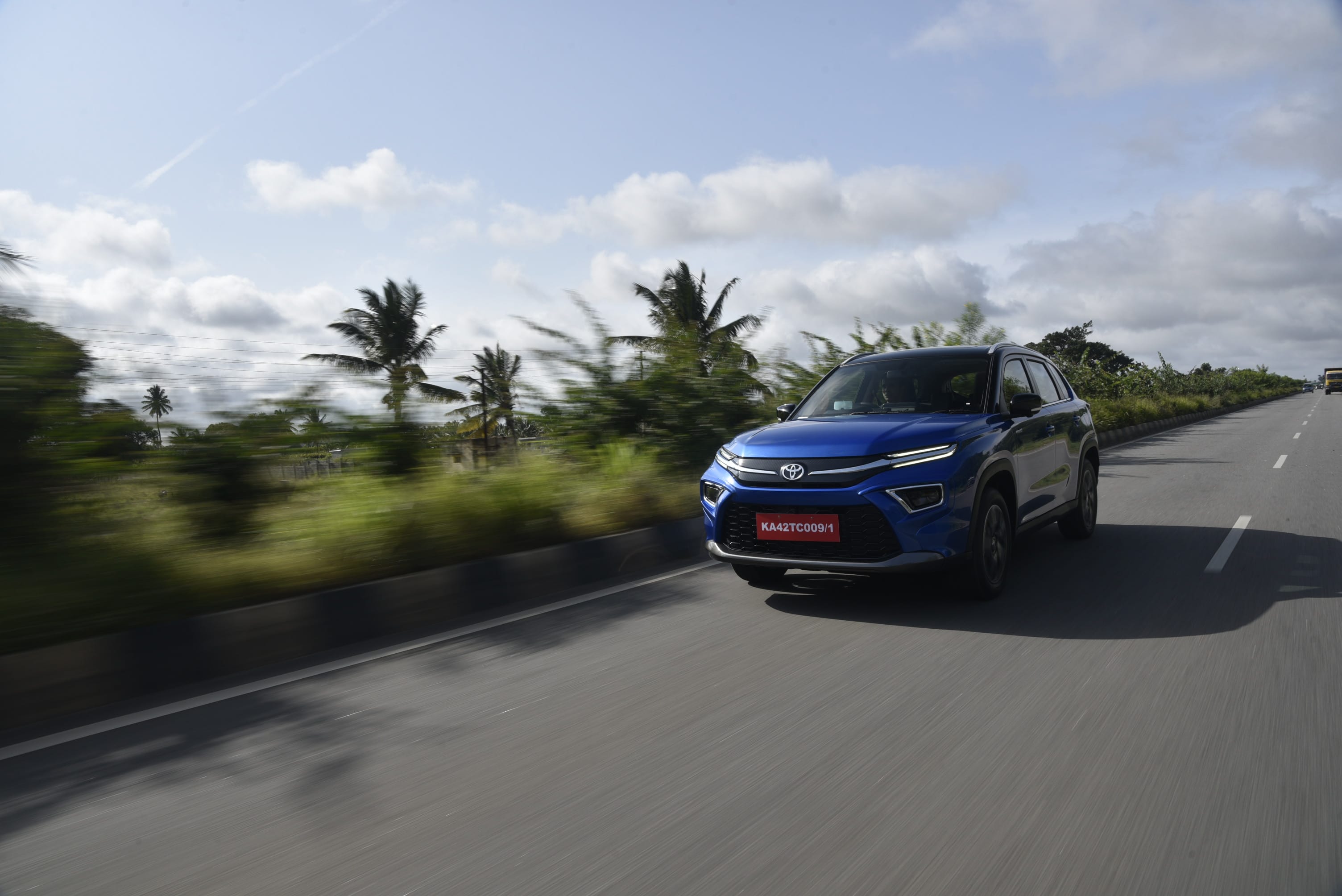 Toyota Urban Cruiser Hyryder Petrol G(O) Neodrive AT On-Road Price ...