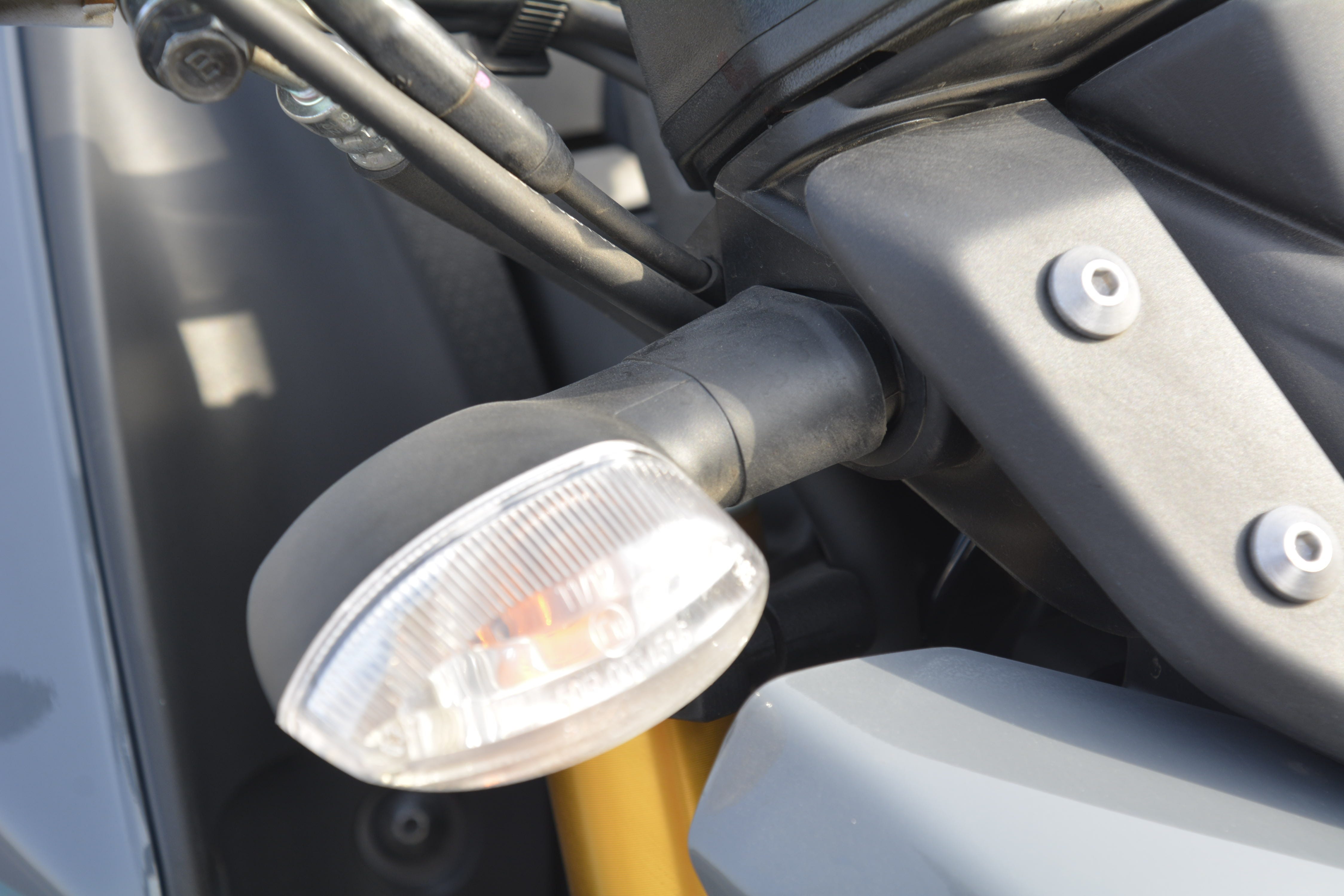Yamaha MT-15 Ver 2.0 Headlight Blinker Image – MT-15 Ver 2.0 Photos in ...