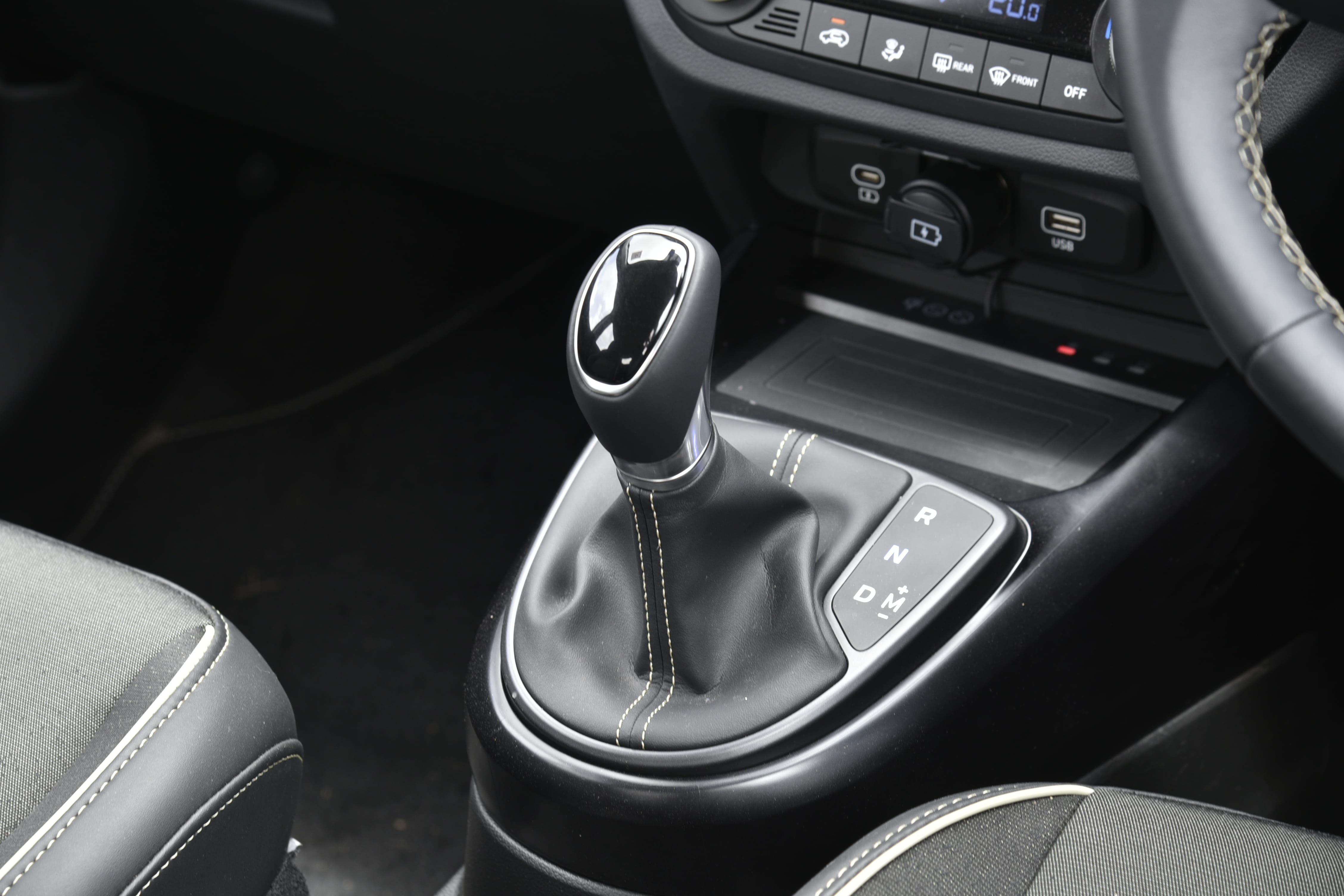 Hyundai Exter 12V Power Outlets Image – Exter Photos in India | Autocar ...