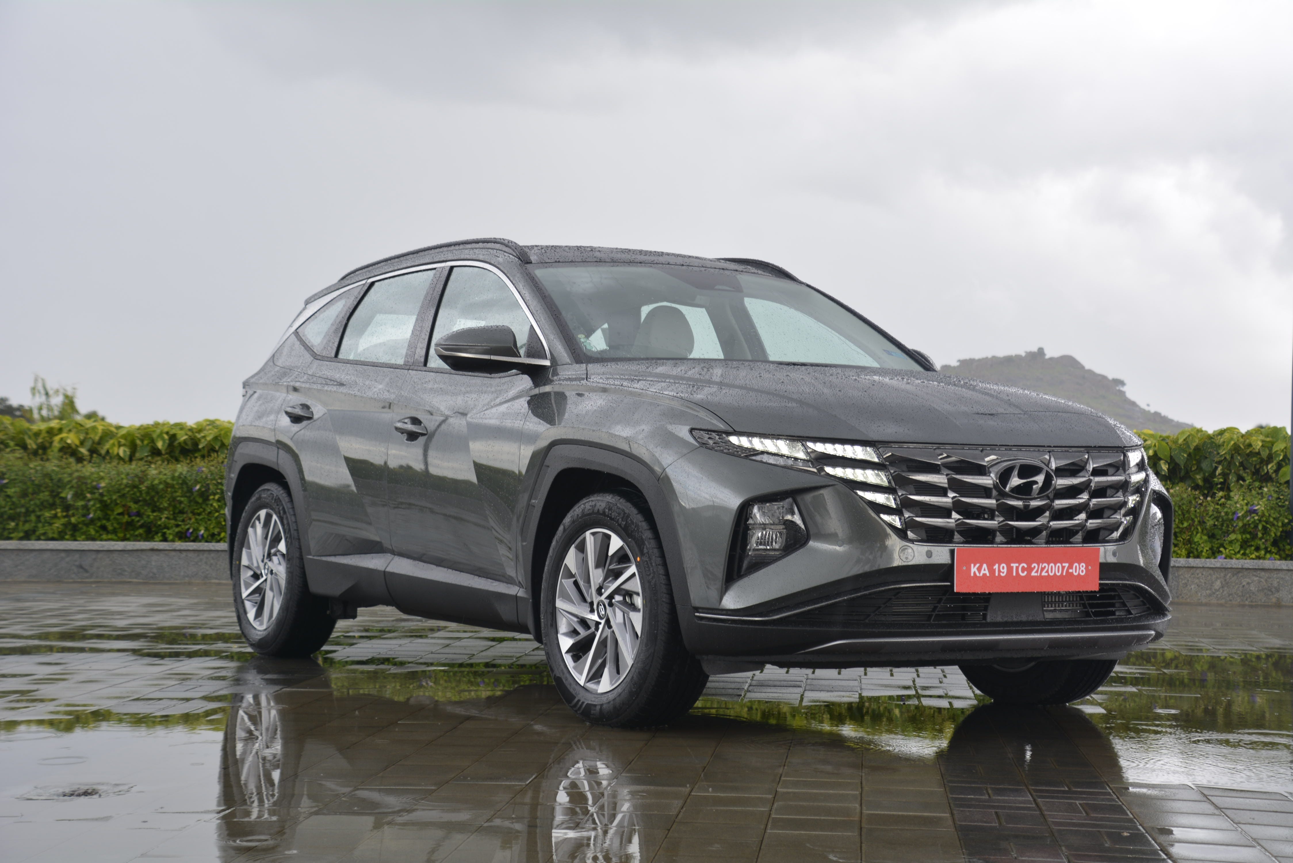 𝗛𝘆𝘂𝗻𝗱𝗮𝗶 𝗧𝘂𝗰𝘀𝗼𝗻 𝗣𝗿𝗶𝗰𝗲, Images, Colours, Features, Mileage & Reviews ...