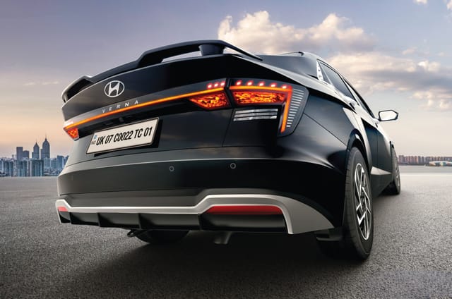 Hyundai Verna Variants: Explore Base, Mid & Top Models with Prices ...