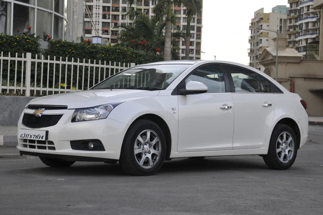 New Hyundai Elantra review, test drive and video - Introduction ...