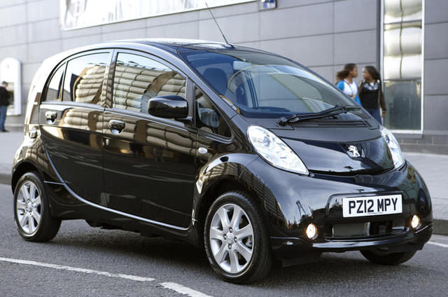 Maruti Alto 800 facelift launched at Rs 2.49 lakh - Introduction ...