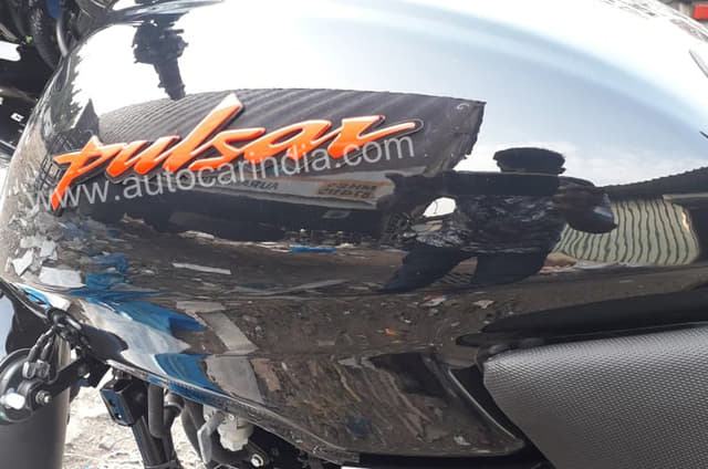 Bajaj Pulsar 150 Classic gets new colours, priced at Rs 65,500 ...