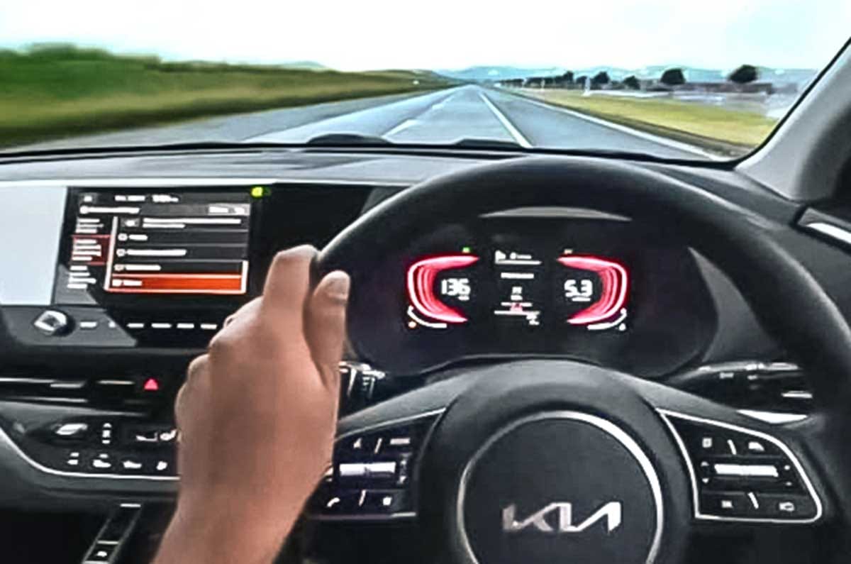 Kia KY Carens three-row MPV interior revealed ahead of launch ...