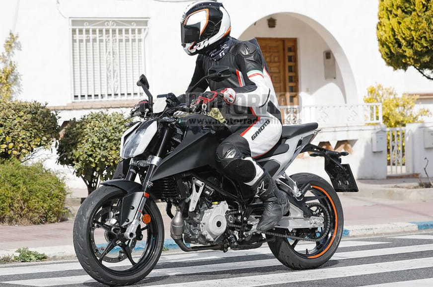 Next-gen KTM 125 Duke spied with engine, chassis updates - Introduction ...