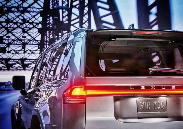 Toyota Vellfire price, India launch date, Lexus LM, feature list ...