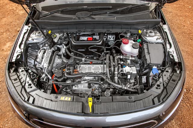Hyundai Alcazar 1.5 turbo-petrol DCT price, features, engine ...