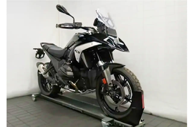 Ducati Panigale V4R price, specifications and features - Introduction ...