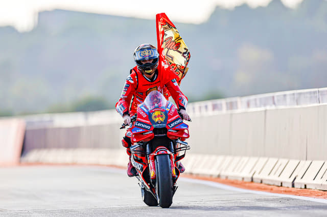2023 Valencia MotoGP results: Francesco Bagnaia wins 2023 MotoGP title ...