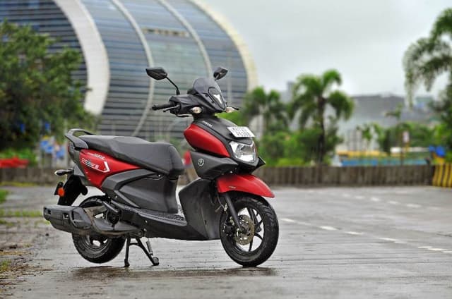 Yamaha RayZR 125 Fi Price, Images, Features, Mileage, Colours & Reviews ...